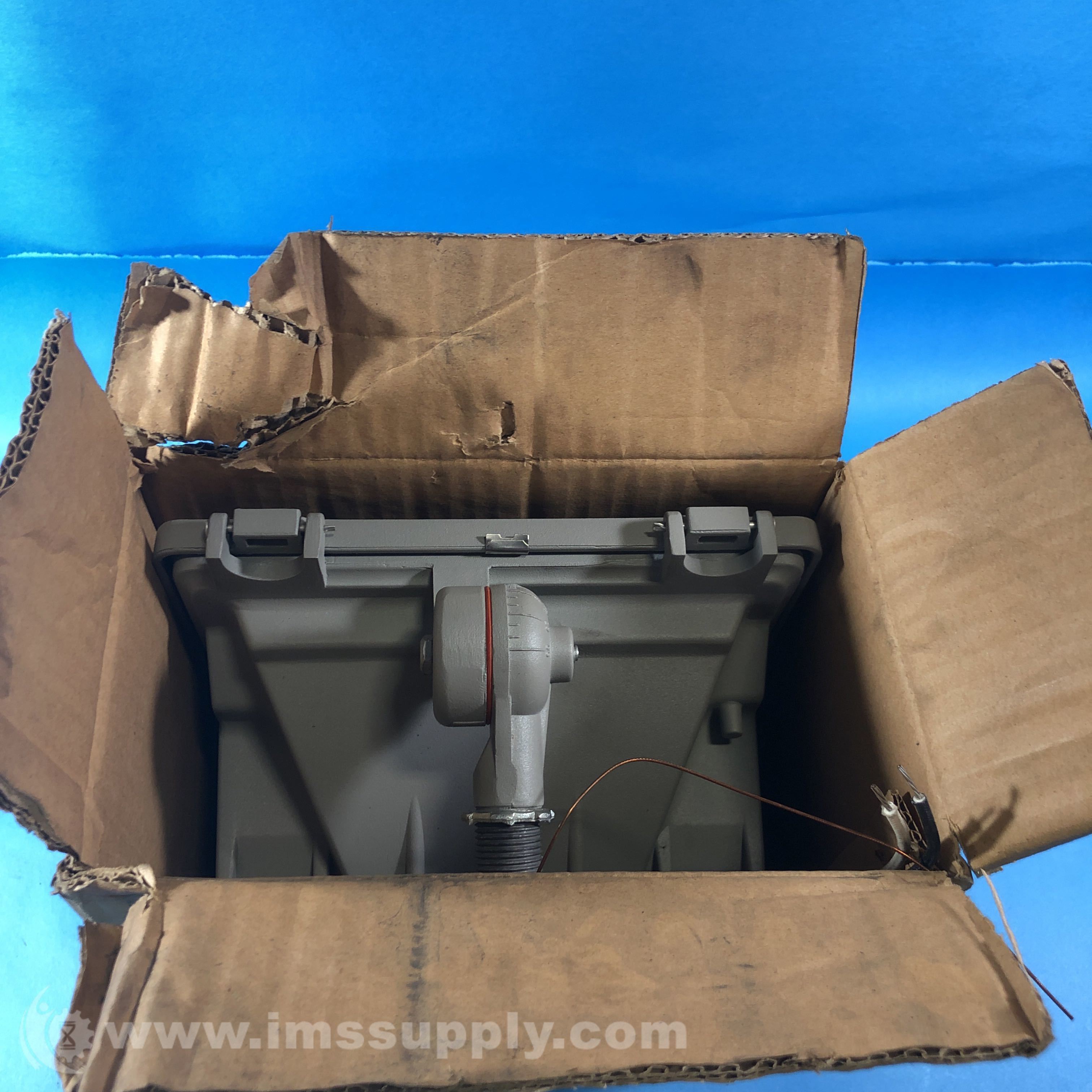 Hubbell QL-505 Quartzliter Outdoor Floodlight - IMS Supply