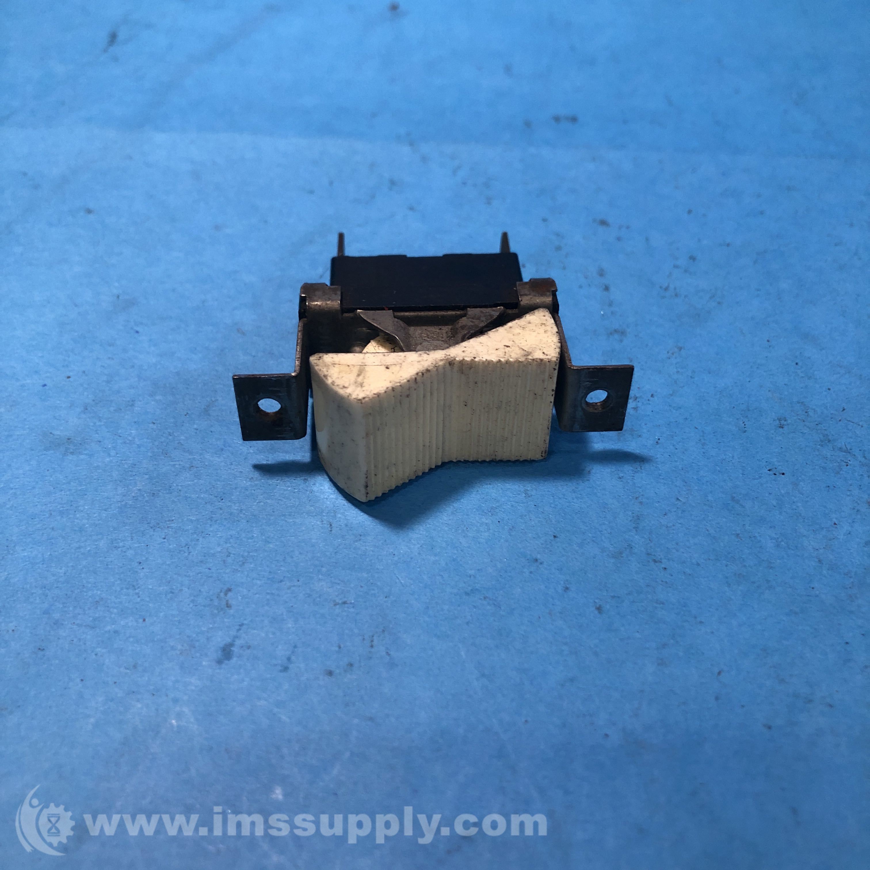 UND LAB Inc. Toggle Switch, 6A 125V, 3A 250V - IMS Supply