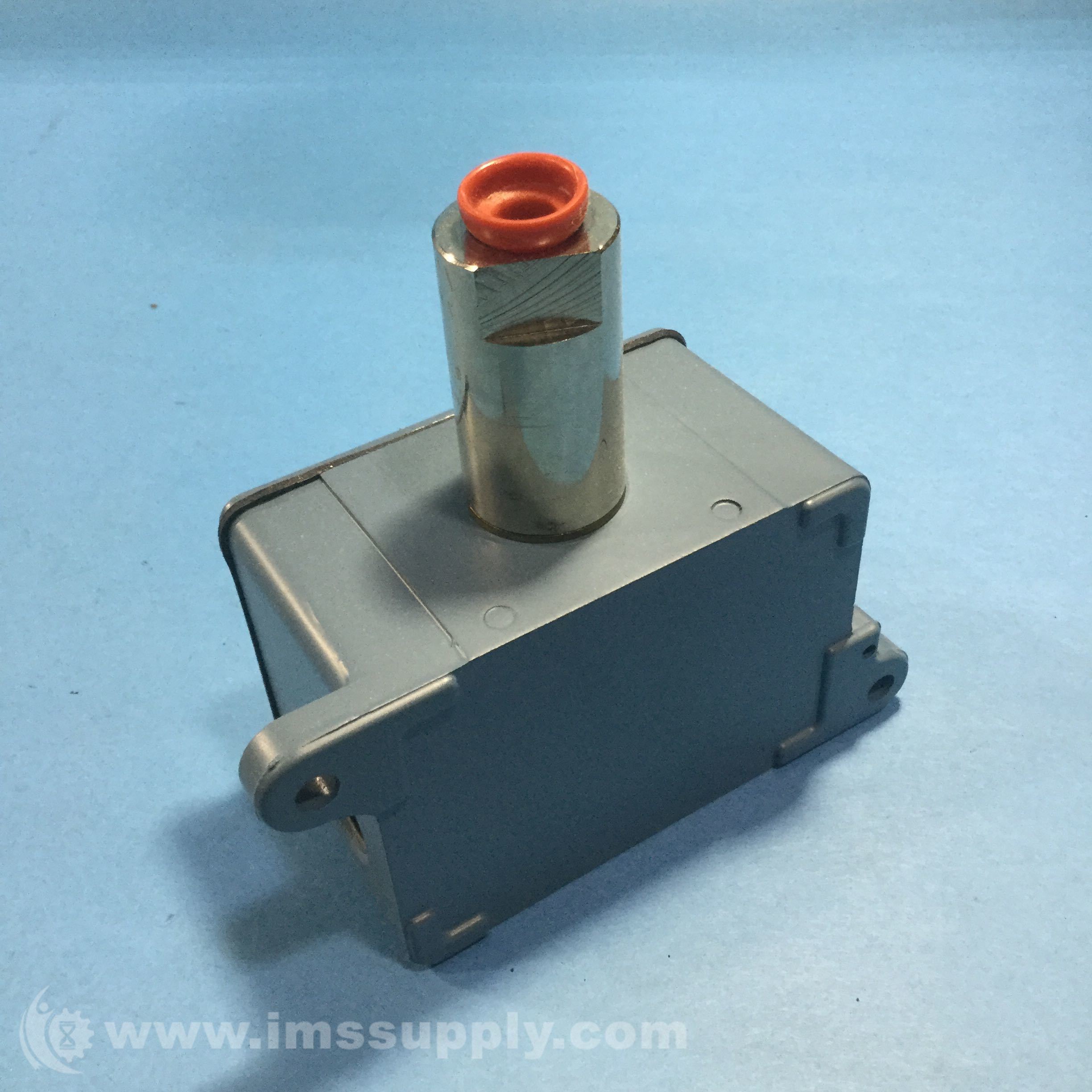 United Electric Controls J6-230-96016 Pressure Switch, - IMS Supply