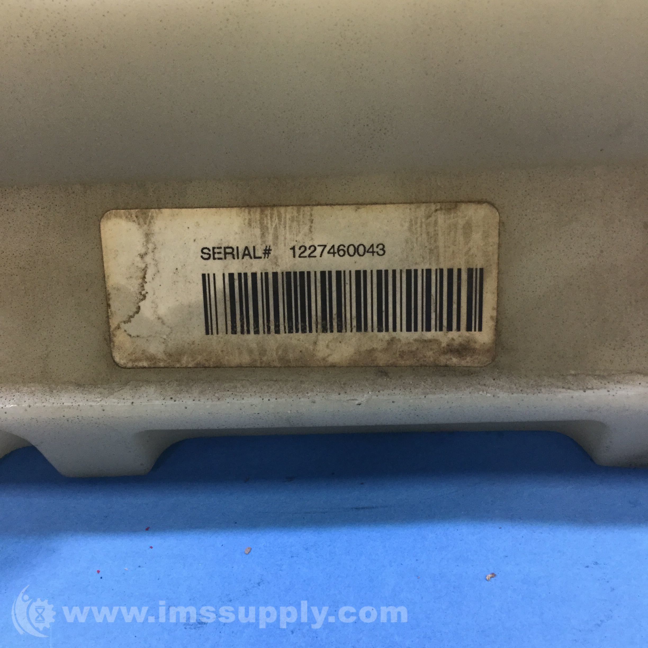 New Pig PAK371 Polyethylene Countertop Spill Containment Tray - IMS Supply