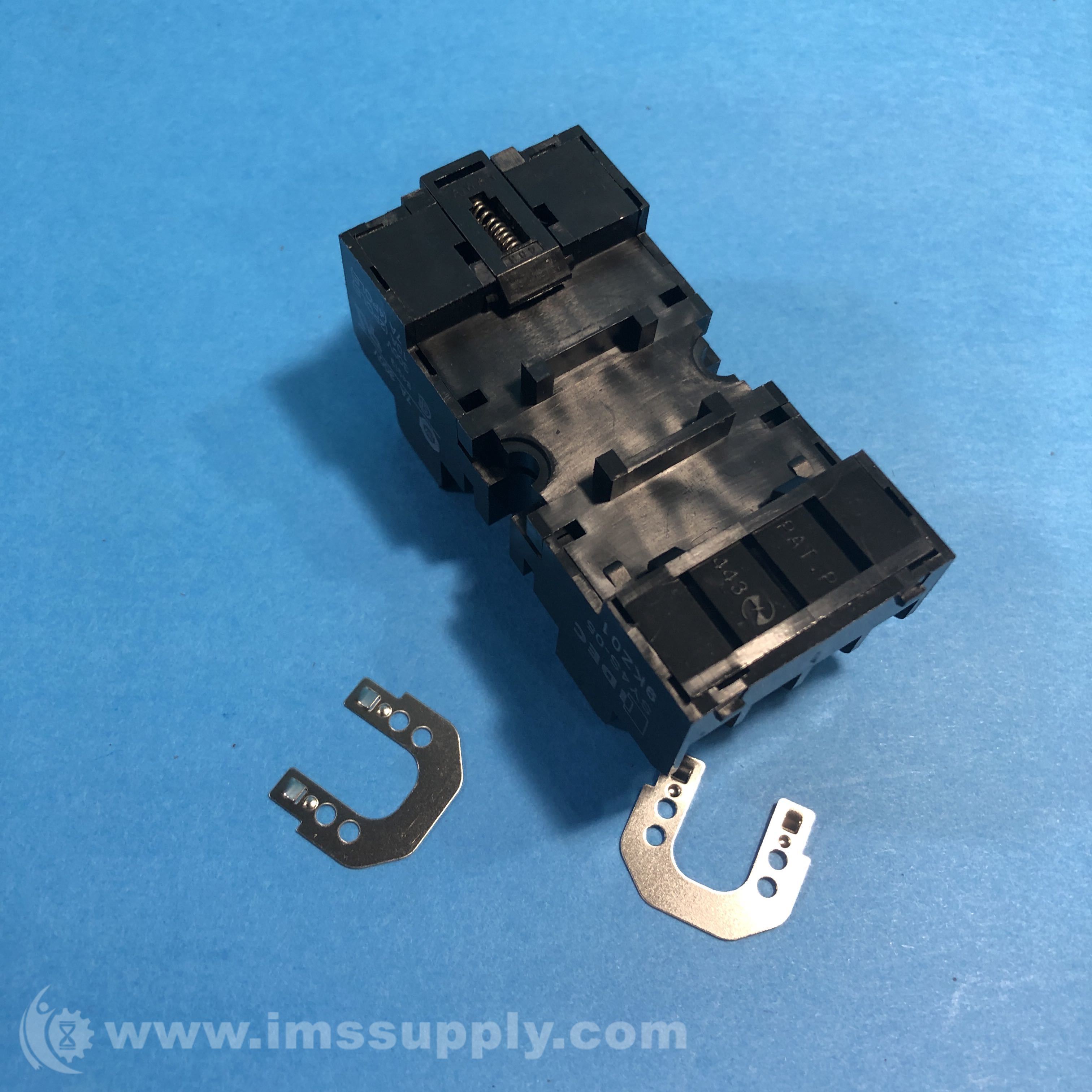 Idec SY4S-05/9KZ01 Relay Socket DIN Mount Screw Type, 4 Pole - IMS Supply