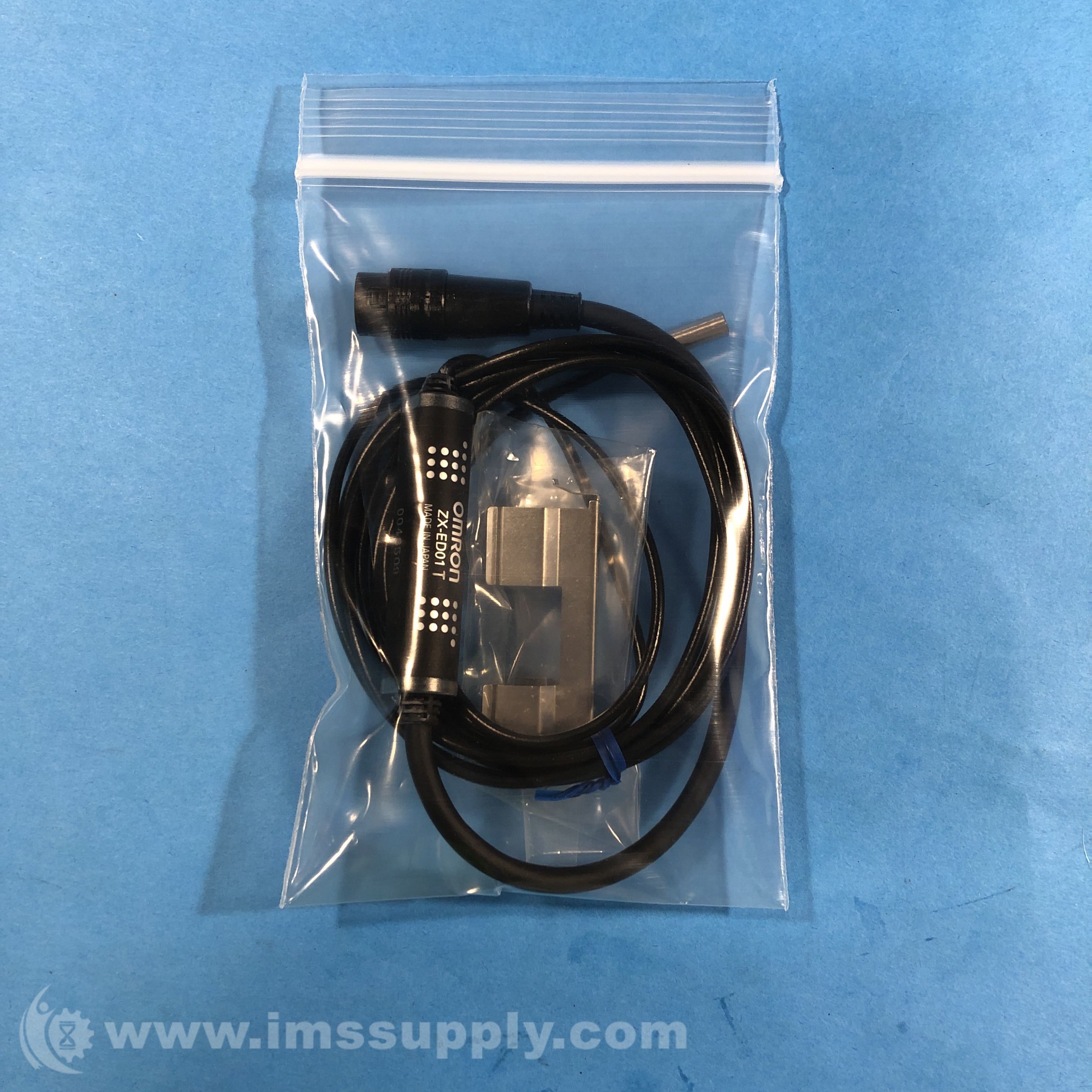 Omron ZX-ED01T Photoelectric Sensor - IMS Supply