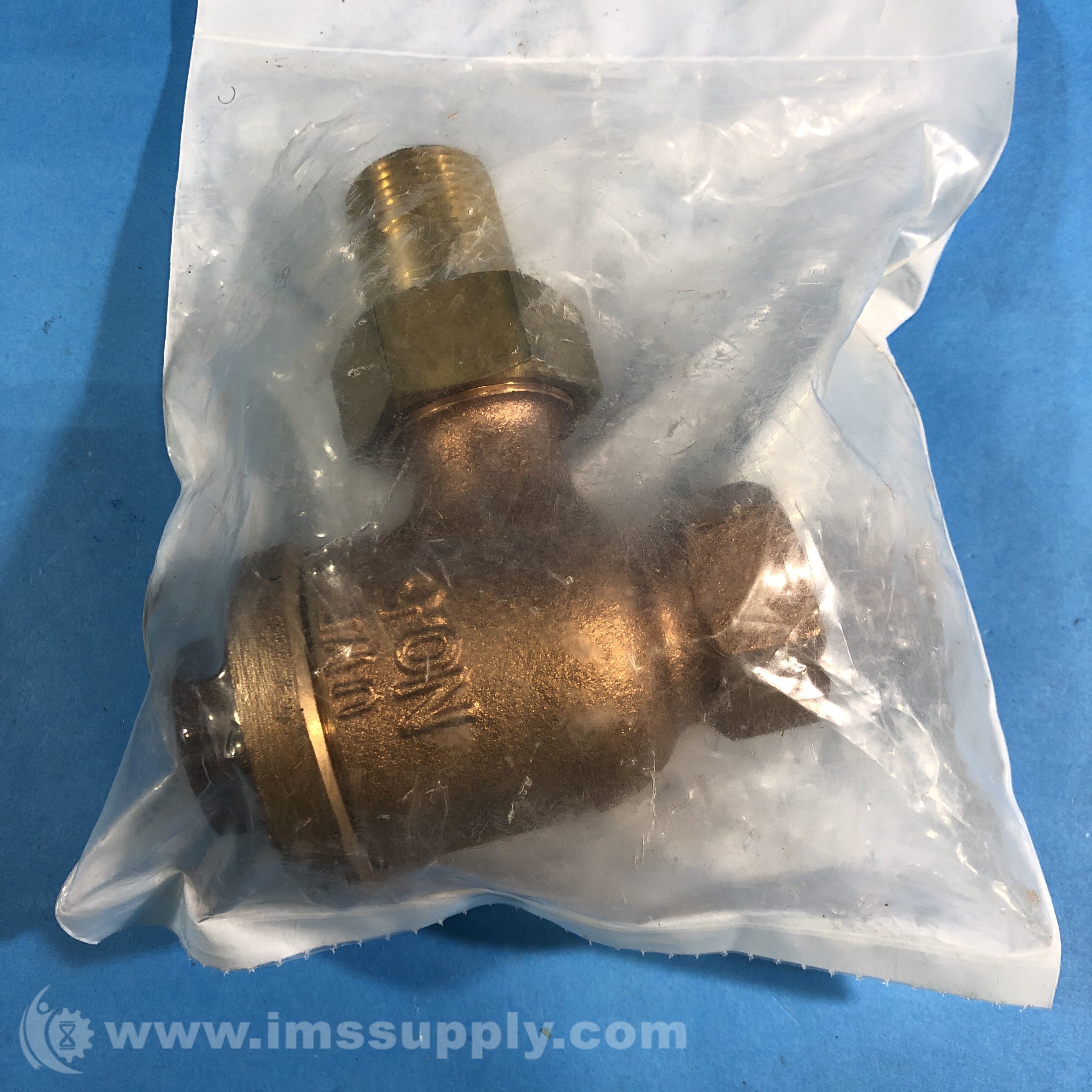 Armstrong D25934 3/4 NPT Angle Pattern TS-3 Radiator Trap - IMS Supply