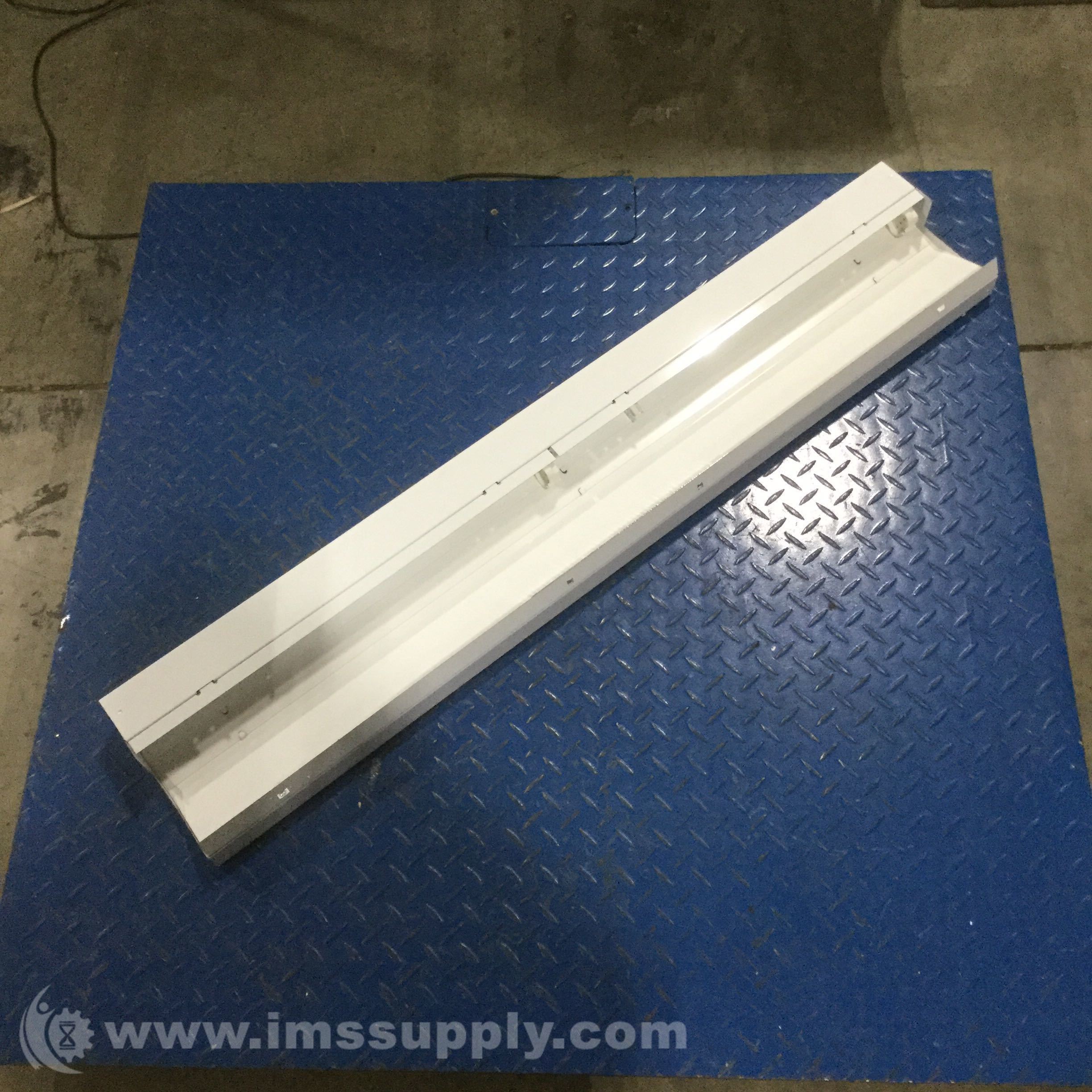 Peerless FCC2 4 ft Fluorescent Light Fixture - IMS Supply