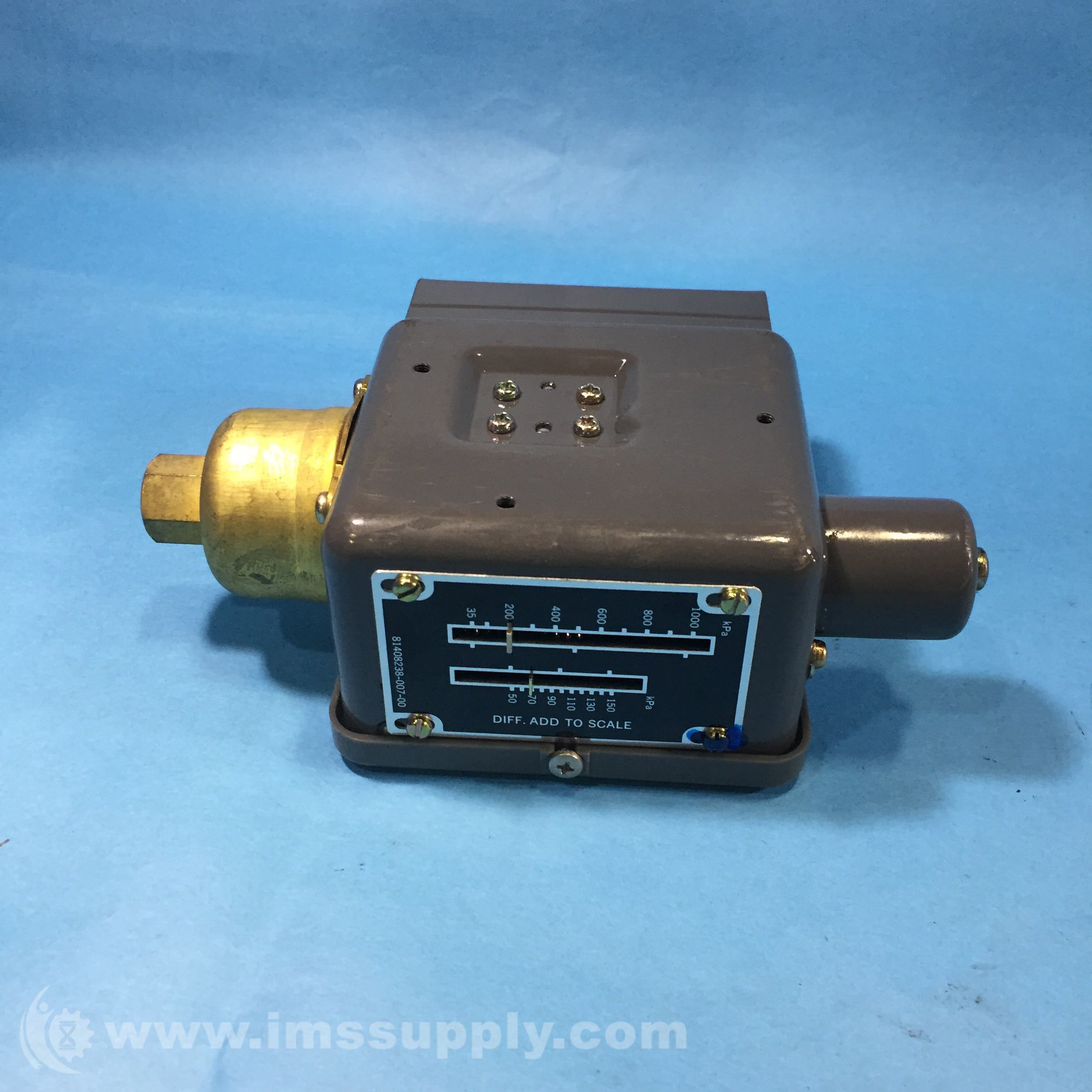 Yamatake L404F208 Pressure Switch - IMS Supply