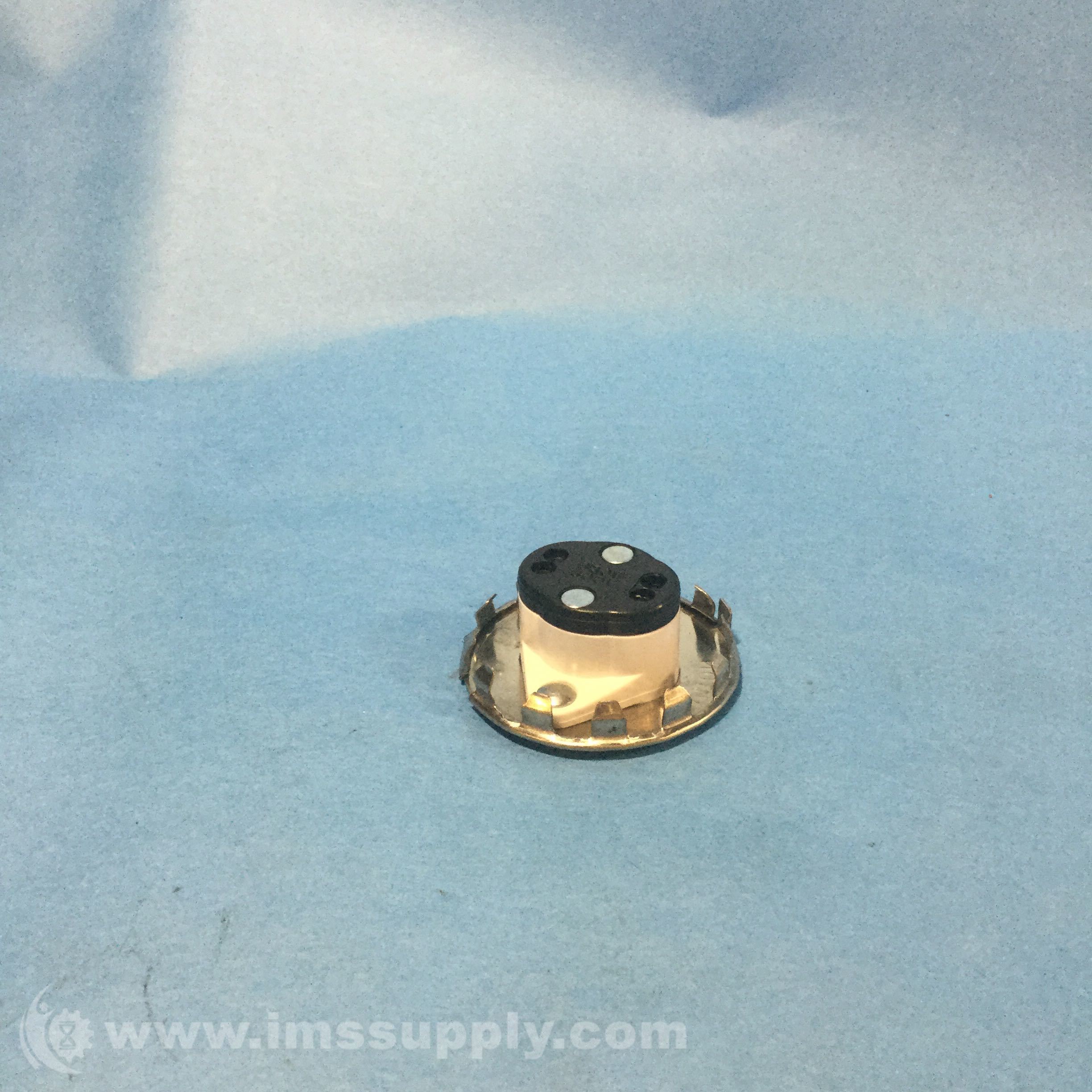 Leviton 13519 White Fluorescent Lamp Holder - IMS Supply