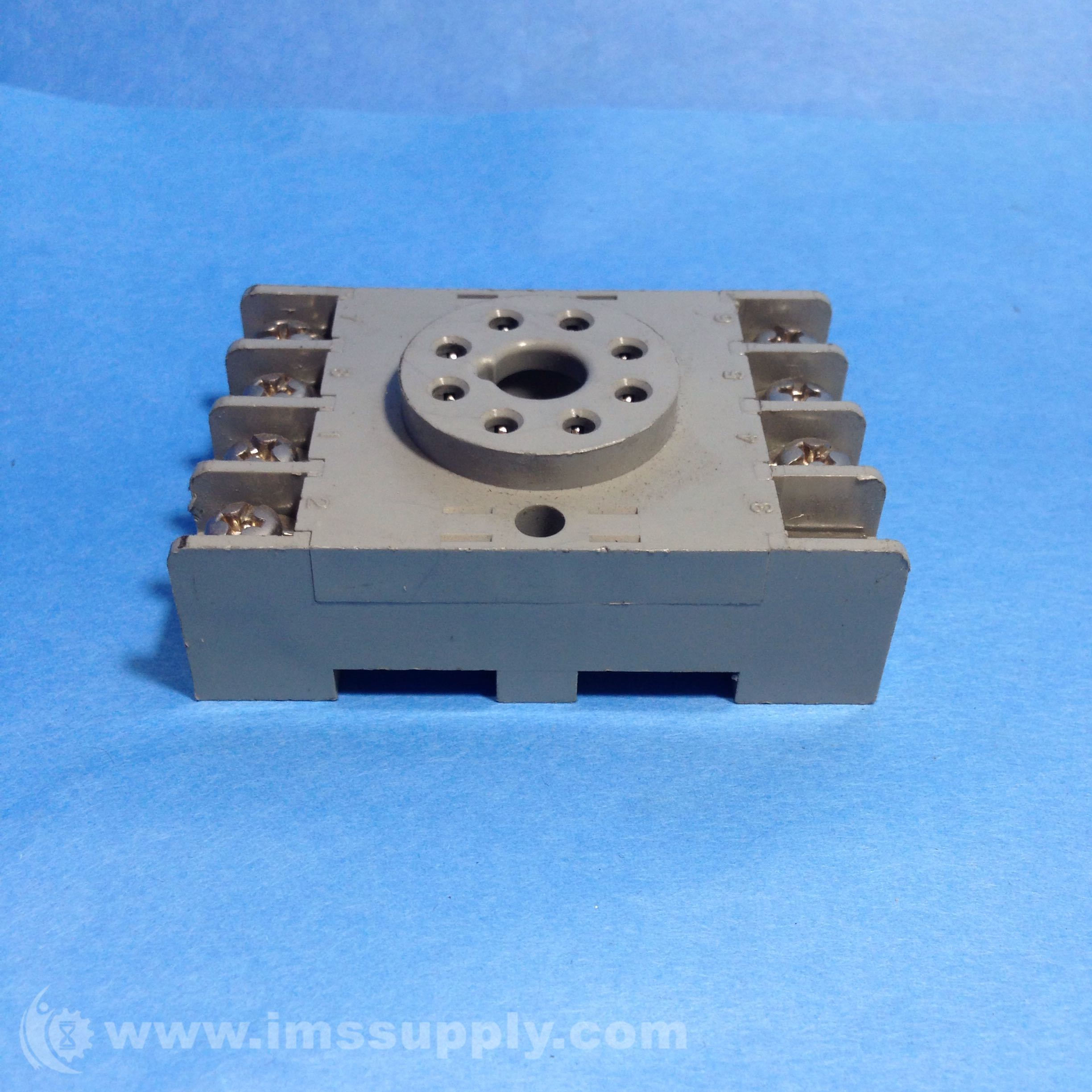 Idec SR2P-06 Relay Socket 10AMP 300V 8PIN Din-Rail - IMS Supply