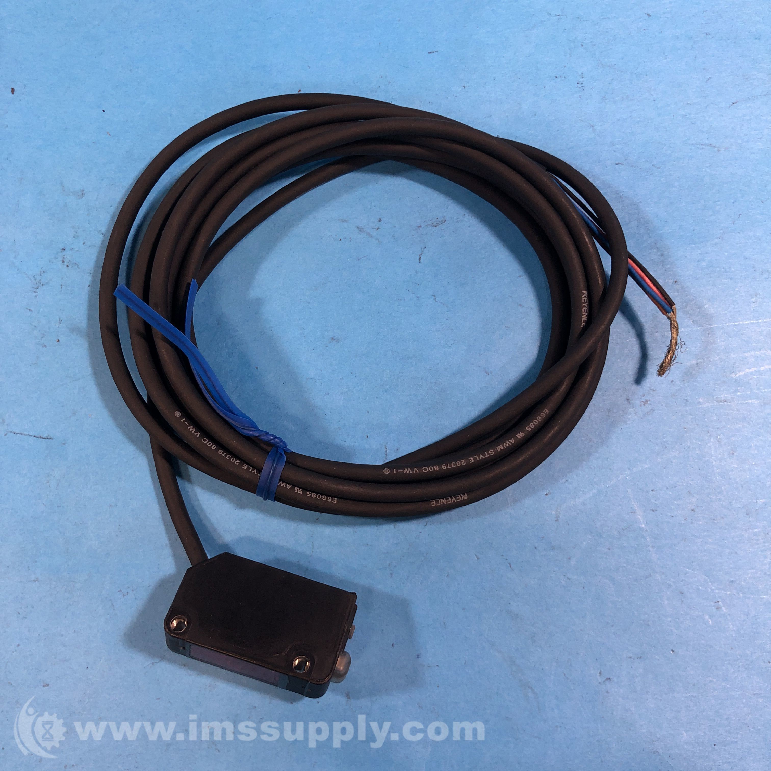 Keyence PZ-V31P Square Reflective Cable Type, PNP - IMS Supply