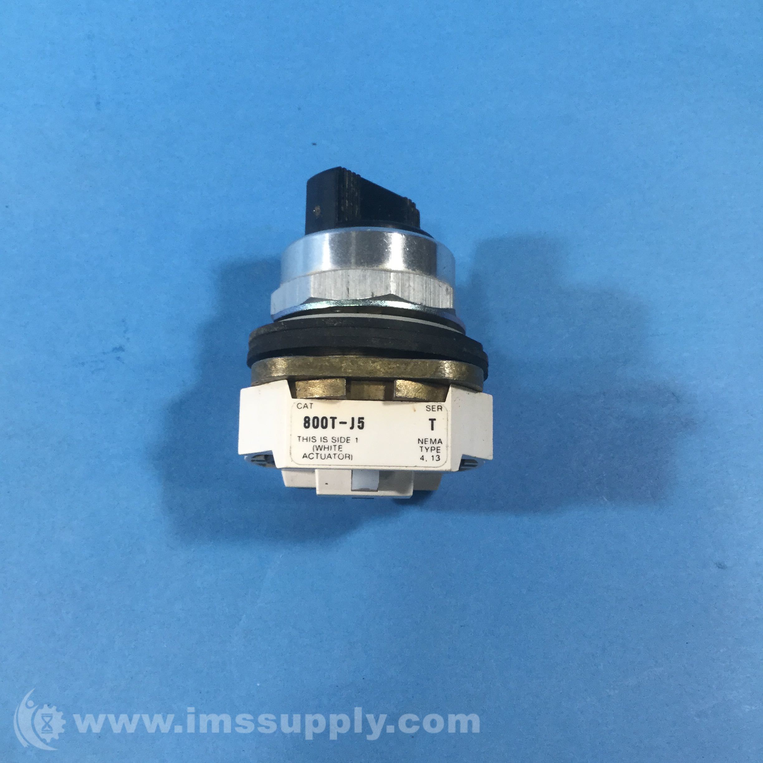 Allen Bradley 800T-J5 Selector Switch, 3-Position, 30mm, Knob - IMS Supply