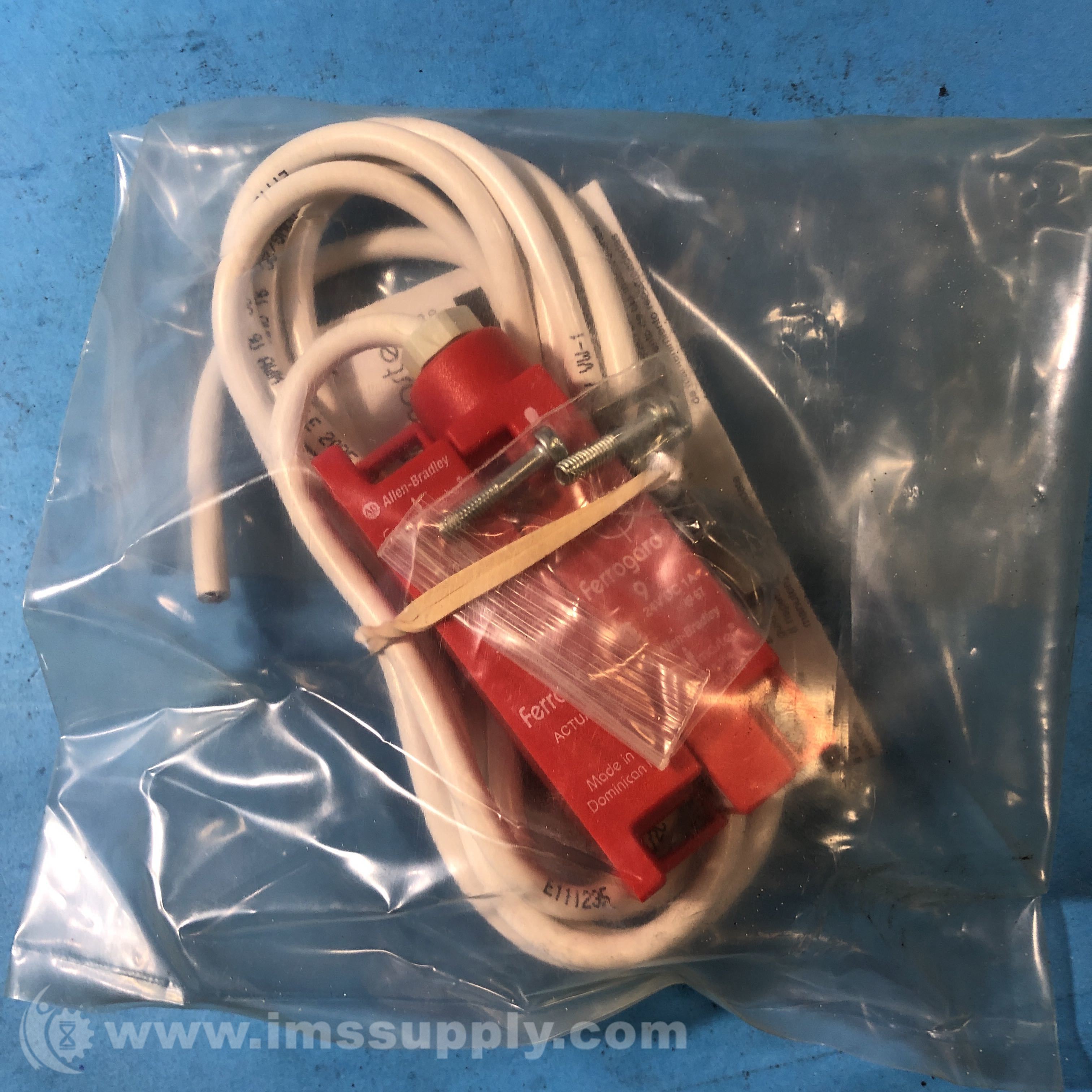 Allen Bradley 440N-G02044 Series B Sensaguard Non-Contact Switch - IMS ...