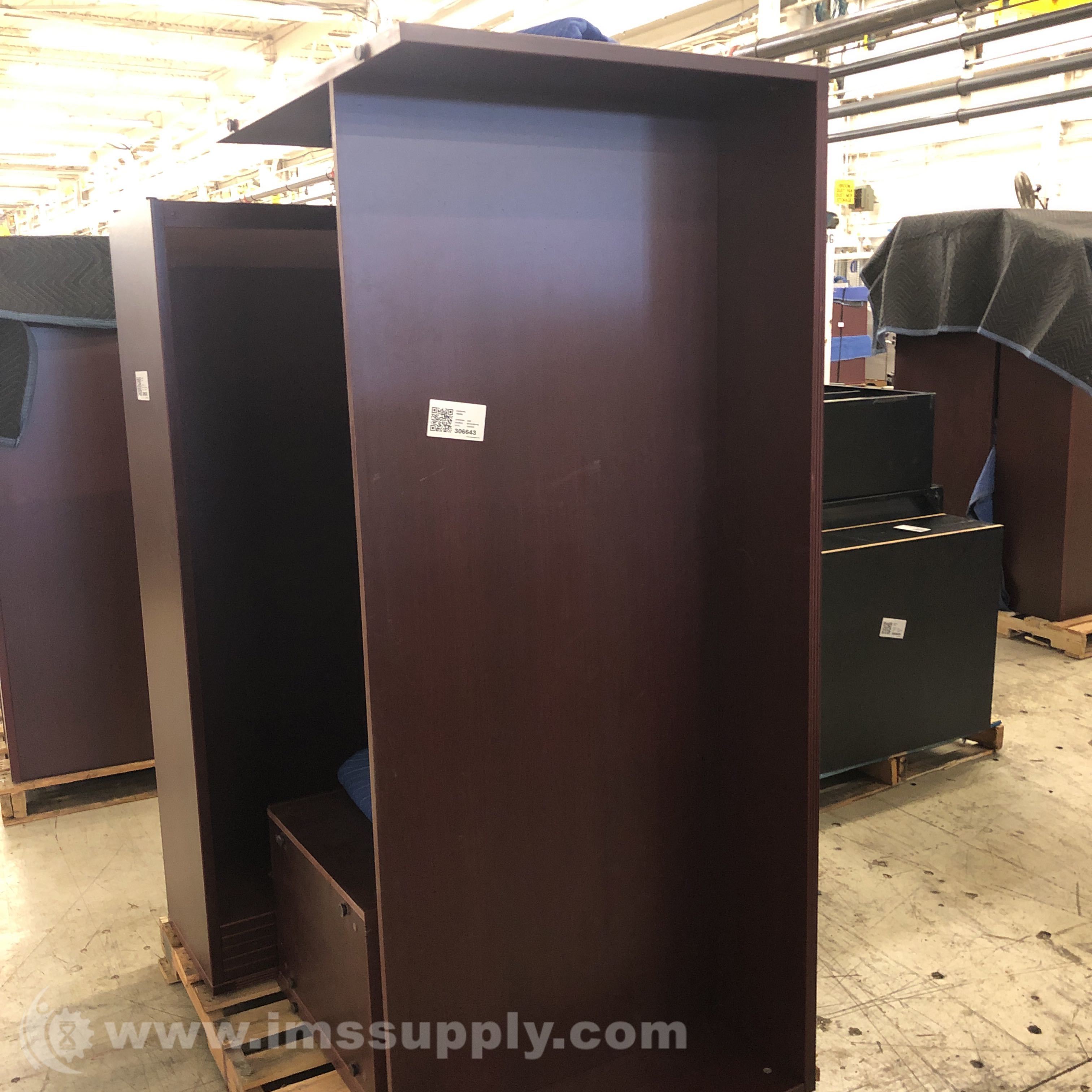 Mahogany Cubicle Office Desk w/ Drawer, 71'' X 35'' X 31'' - IMS Supply