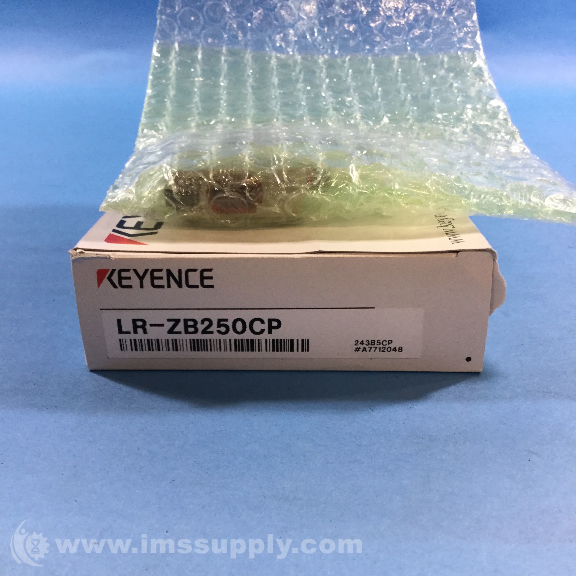 Keyence LR-ZB250CP Laser Sensor Self-Contained 250mm M8 Connector - IMS ...