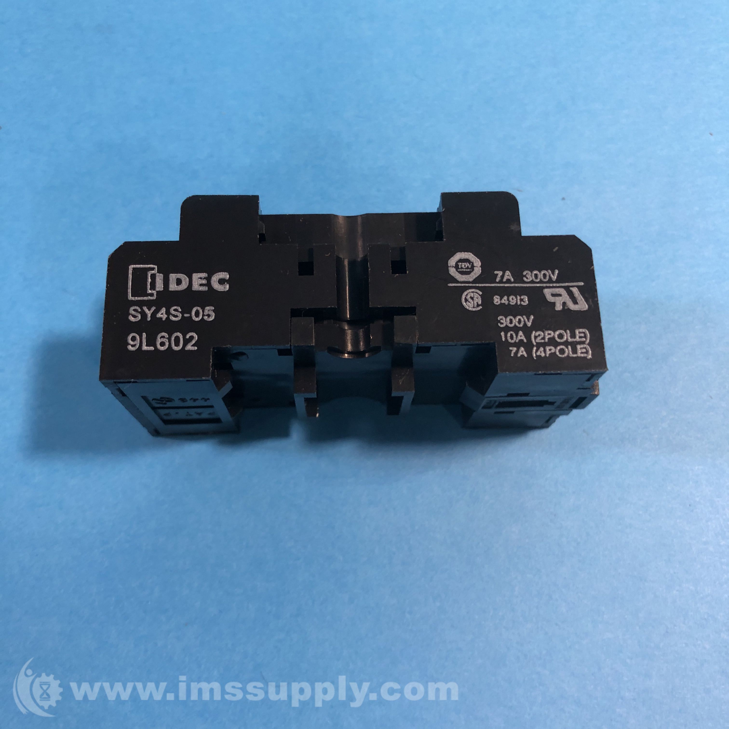 IDEC SY4S-05/9l602 Relay Socket, 14-Pin, 4-Pole, 7A, 300V - IMS Supply