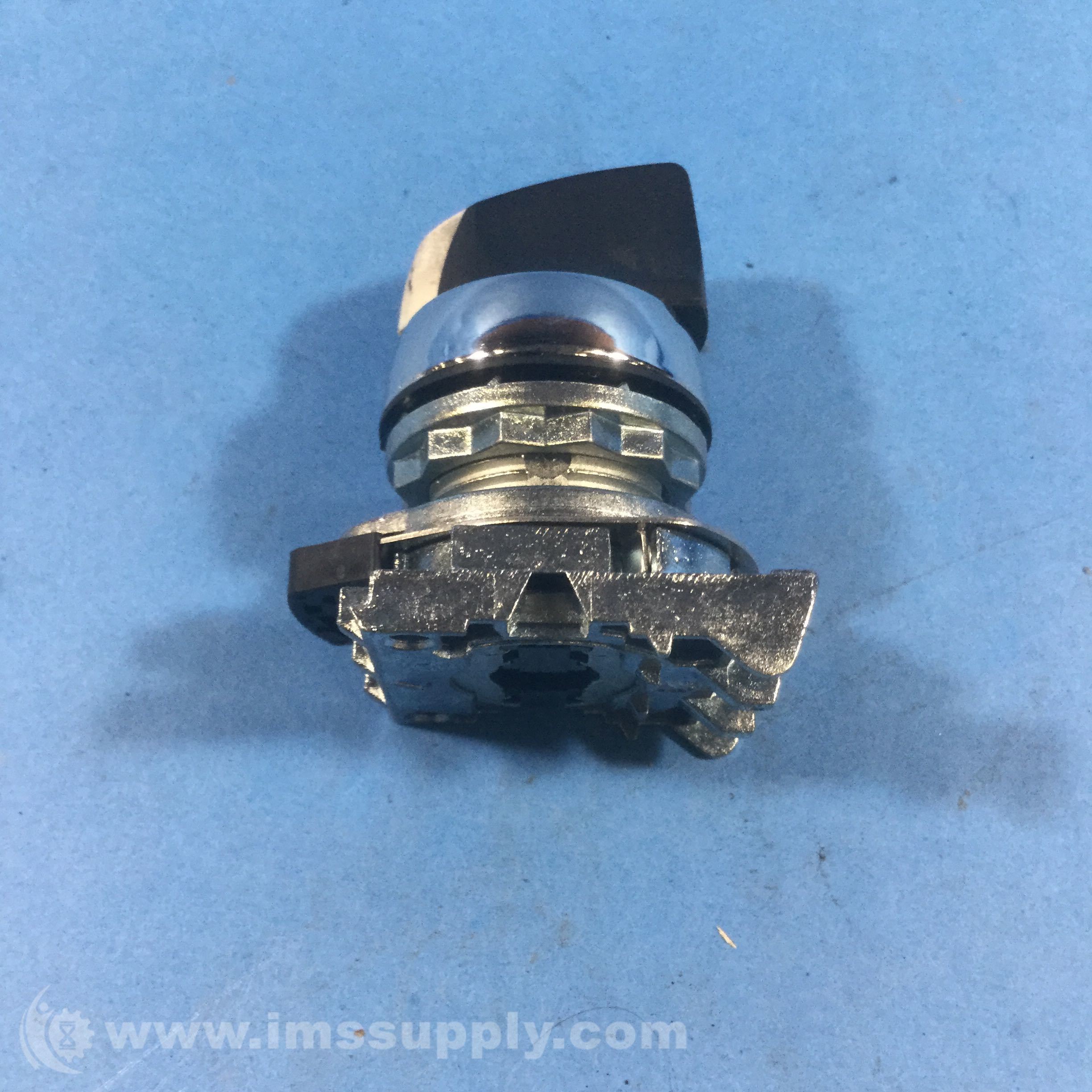 Allen Bradley 800FM-SM32, Maintained Selector Switch - IMS Supply