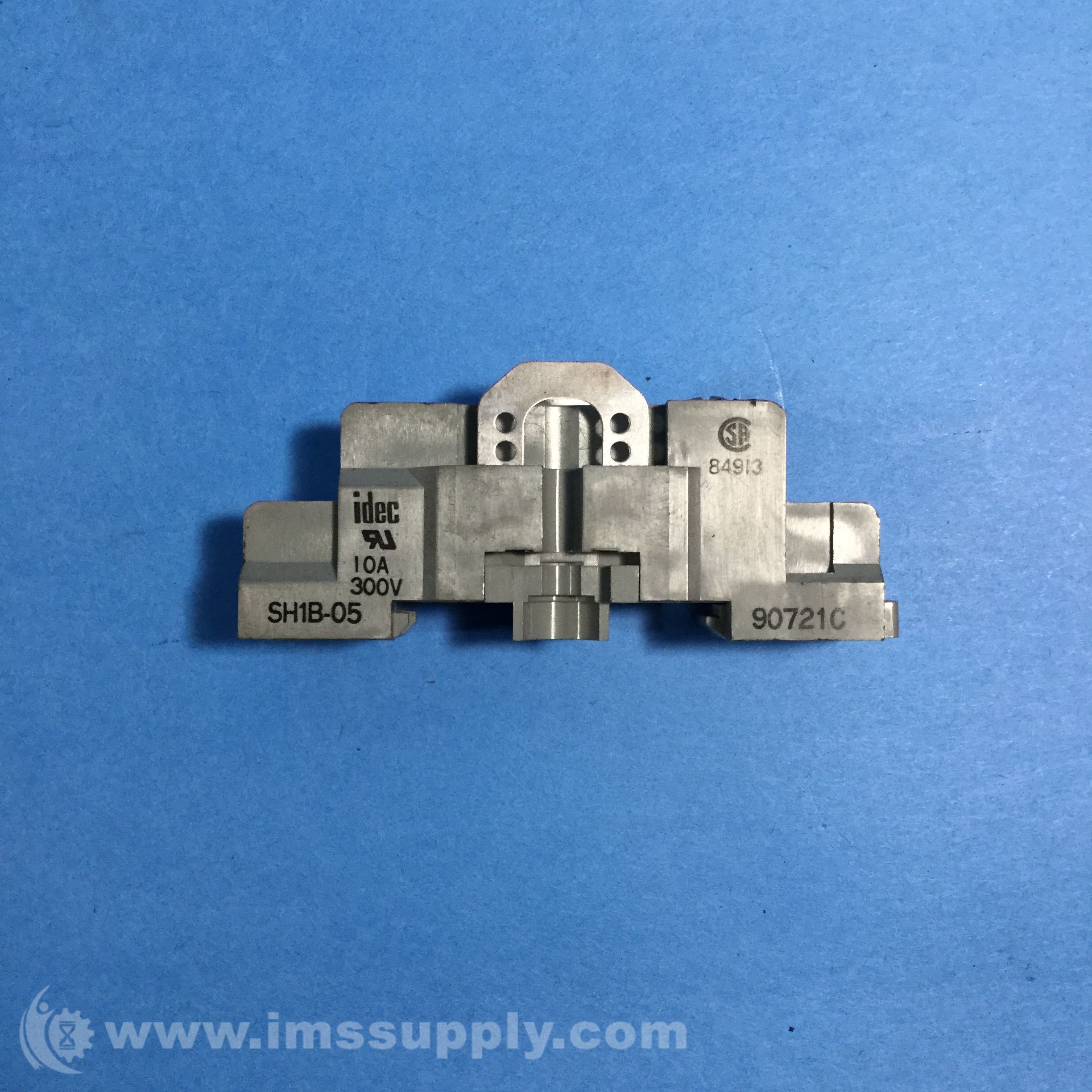 Idec SH1B-05 Relay Socket, DIN Rail, Screw, 5 Pins, 10 A, 250 V - IMS ...