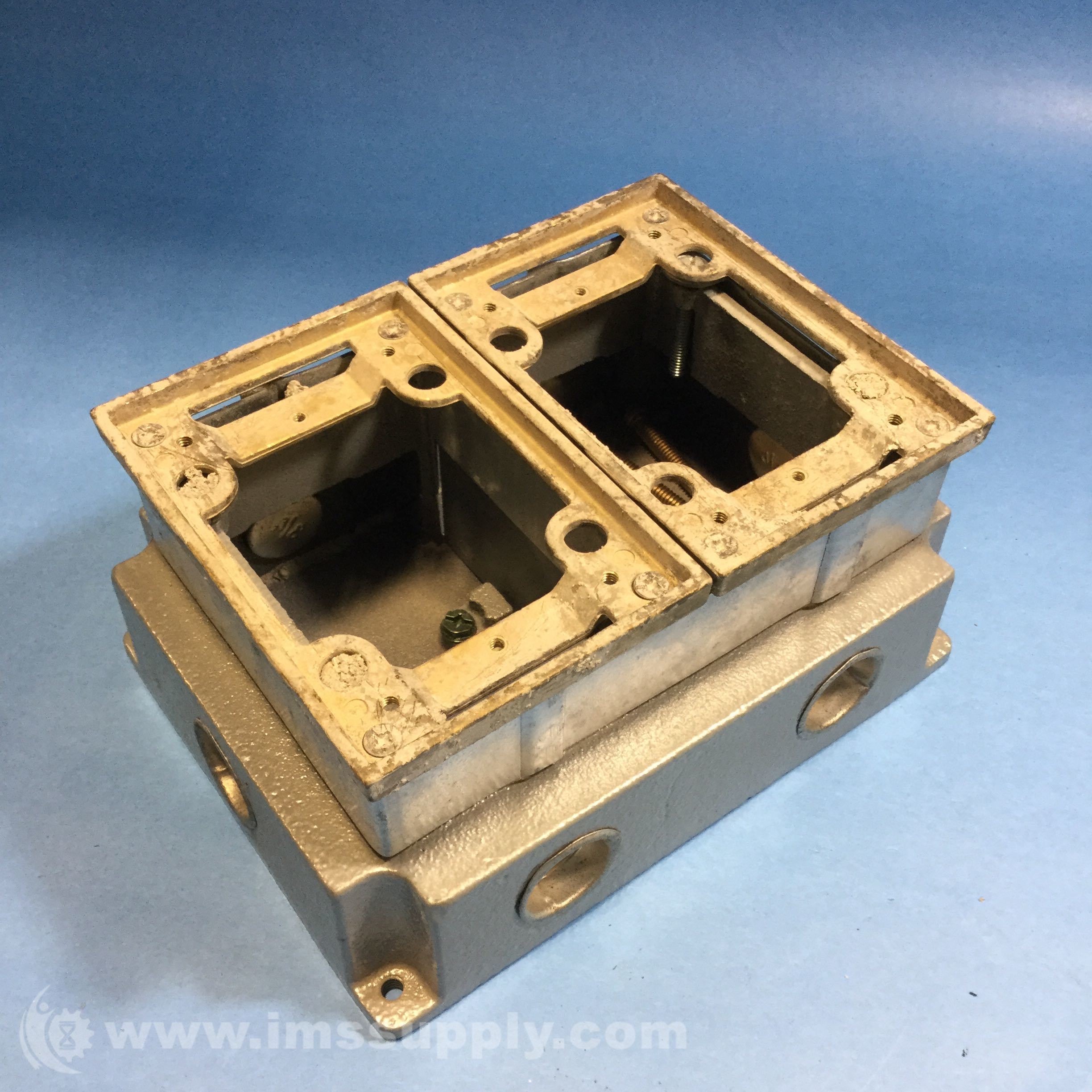 Thomas & Betts 642 2-Gang Floor Box - IMS Supply