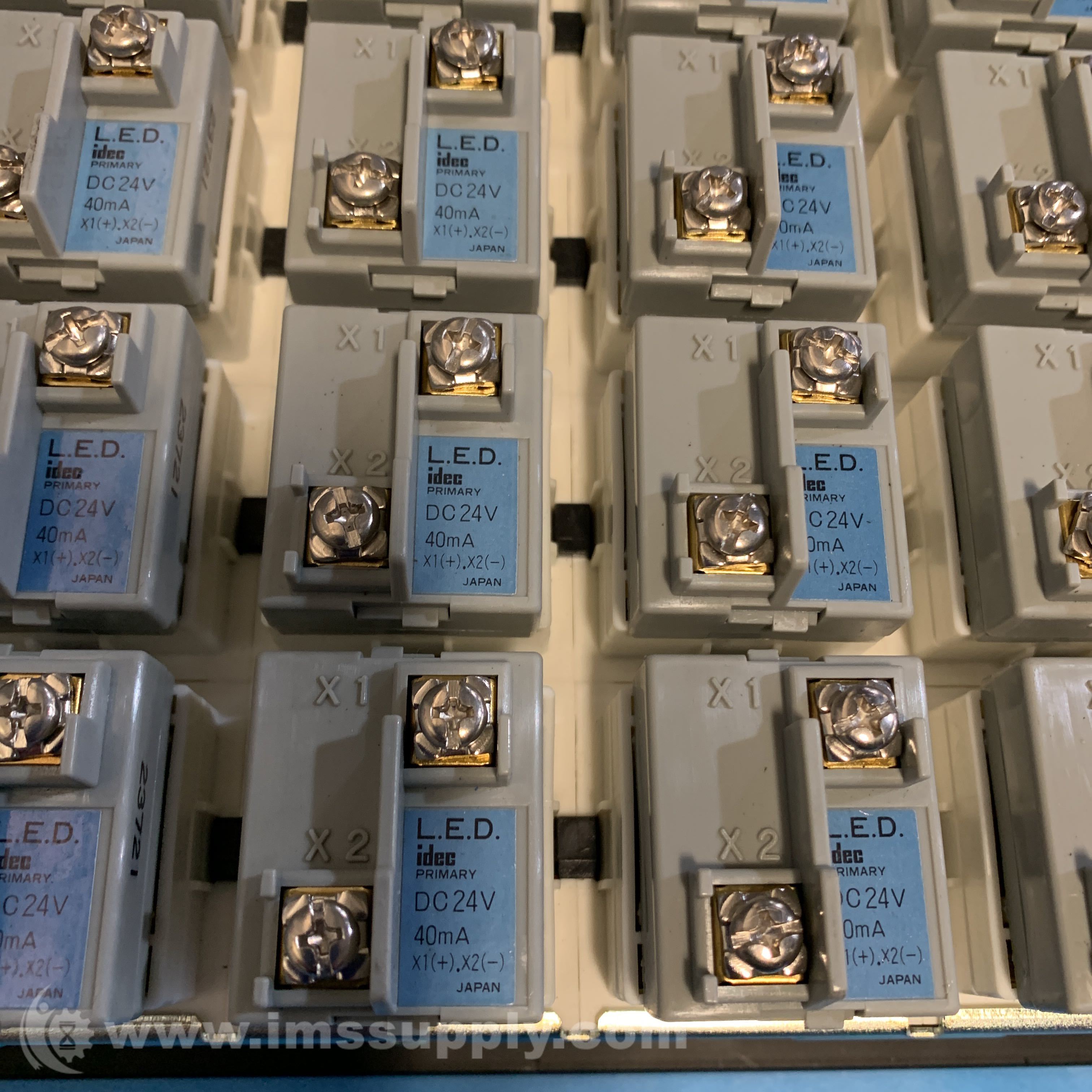 Idec SLC 40N-0314-DD2-FB-WHITE Panel Mount Annunciator - IMS Supply