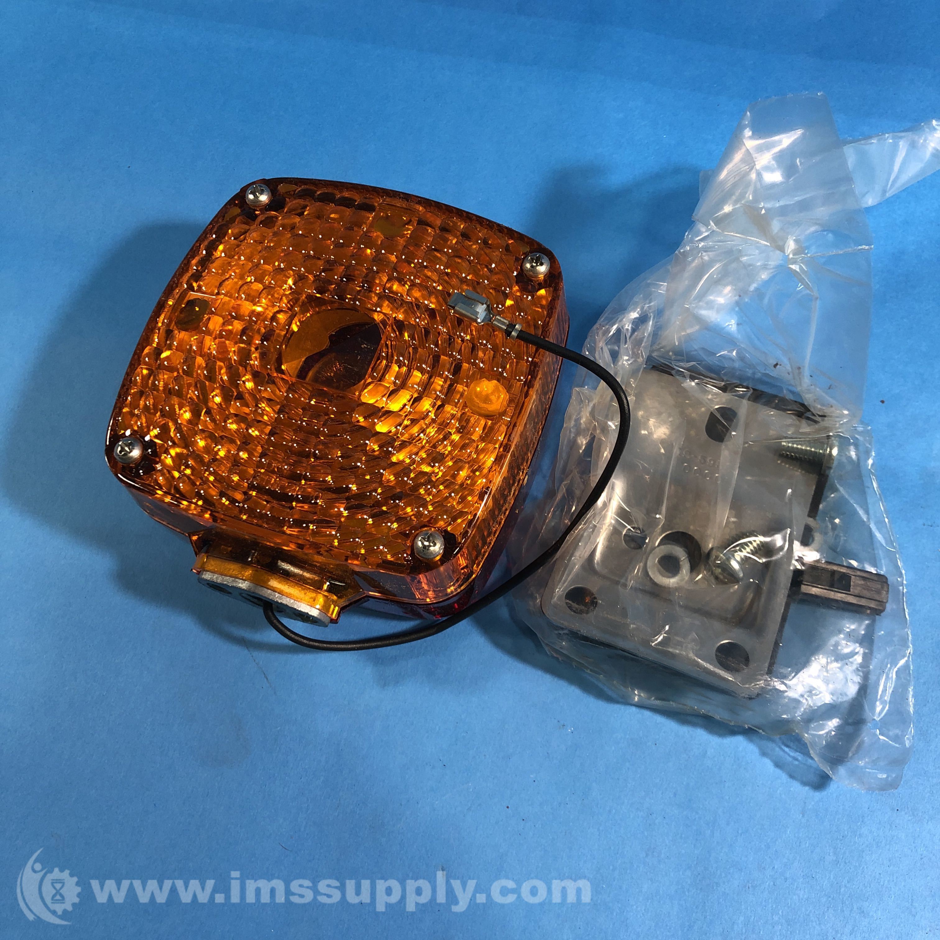 Truck Lite 950 Red/Yellow Signal-Stat Incandescent Pedestal Light - IMS ...