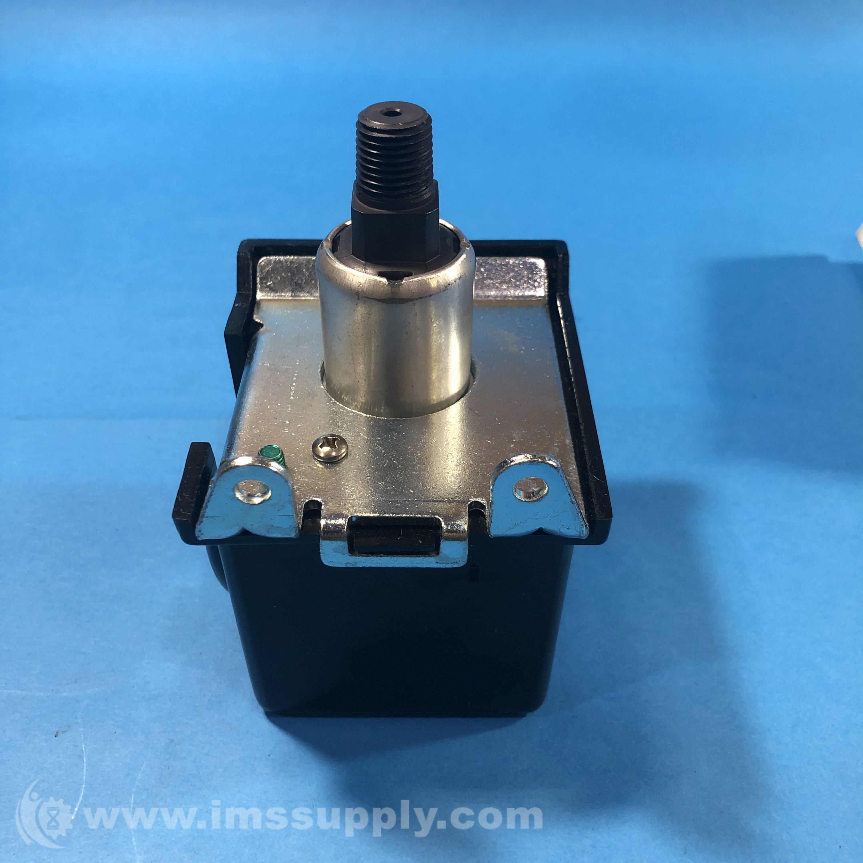 United Electric Controls J54-25 Pressure Switch, 10-100 PSI - IMS Supply