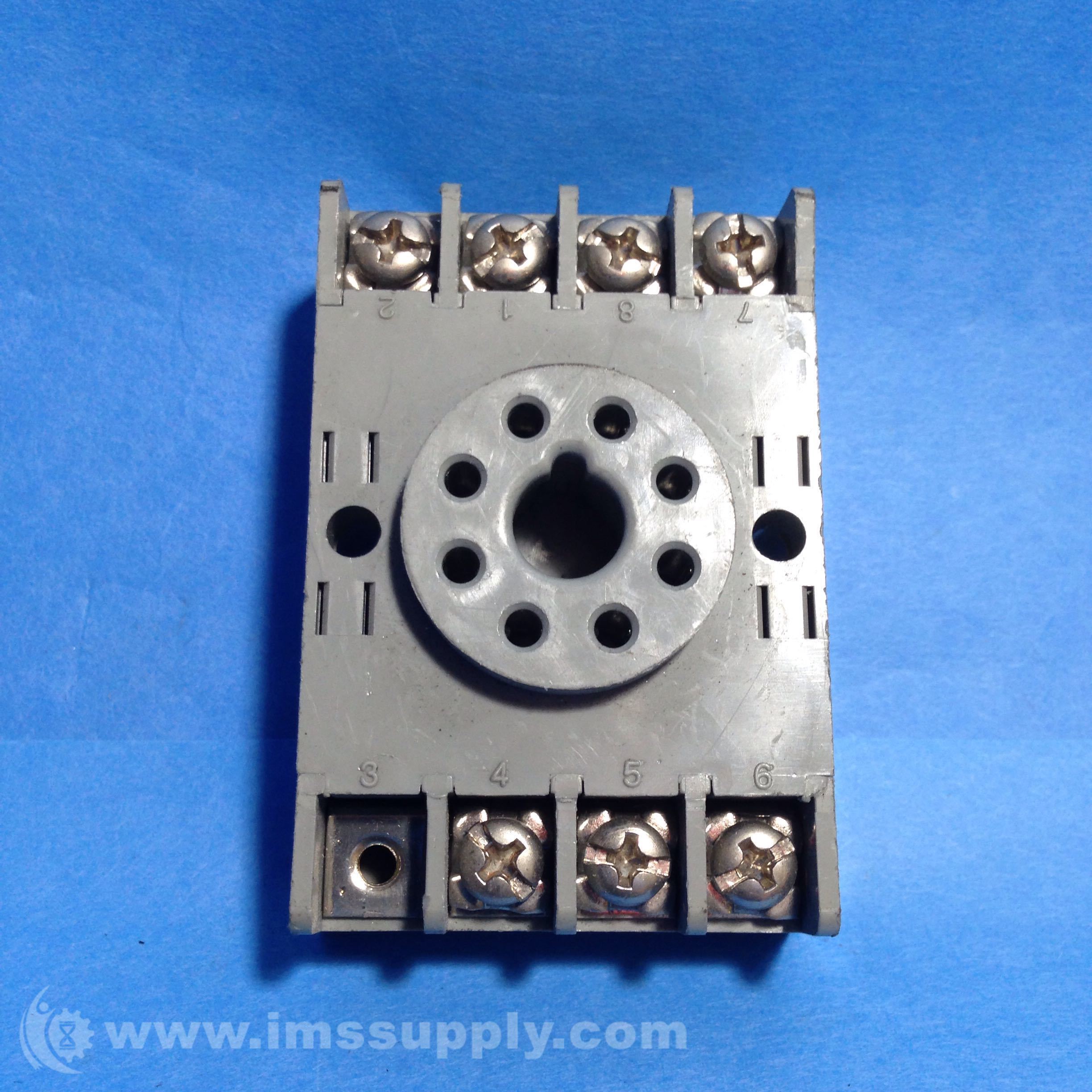 Idec SR2P-06 Relay Socket 10AMP 300V 8PIN Din-Rail - IMS Supply