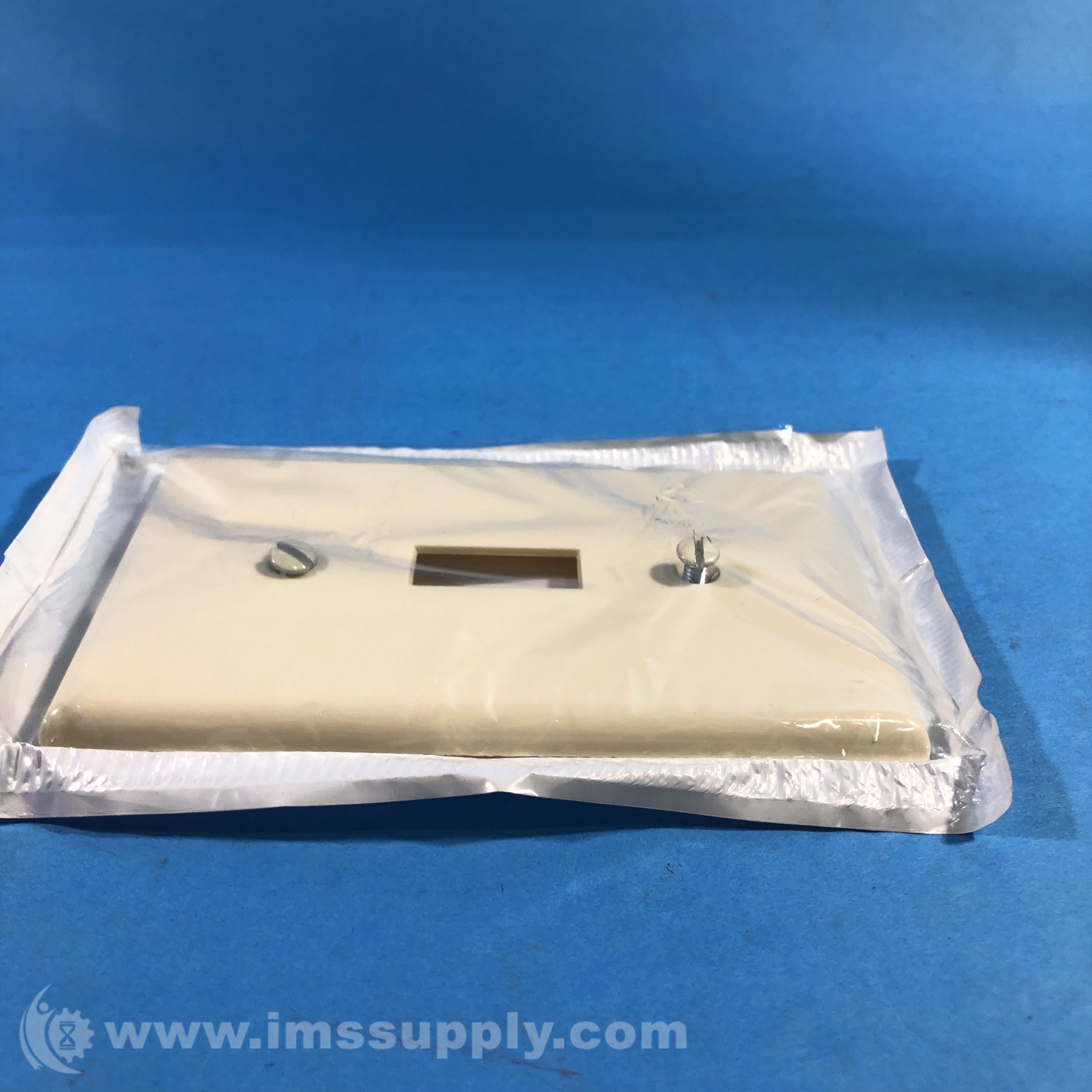 Leviton 82001 Toggle Switch Wallplate, 1-Gang, Thermoset, Almond - IMS ...