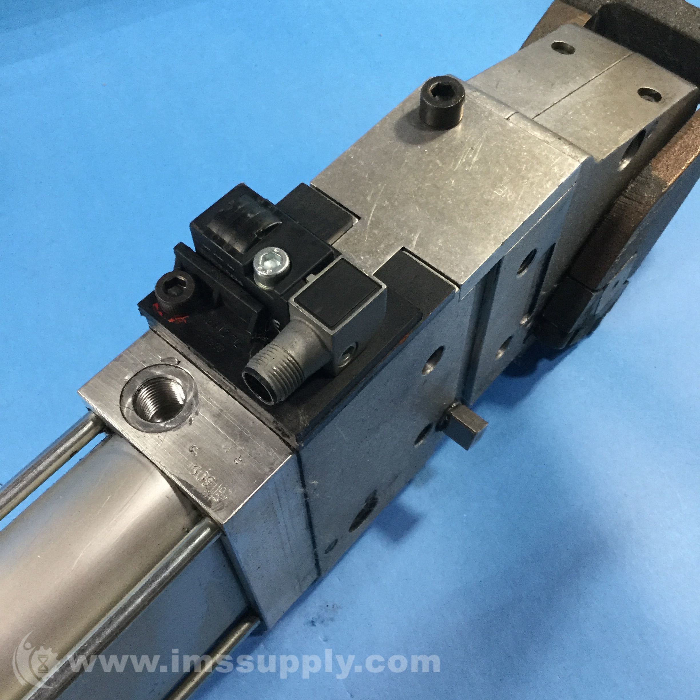 Tunkers V 63.1 ZA00 T12 Pneumatic Arm Clamp - IMS Supply