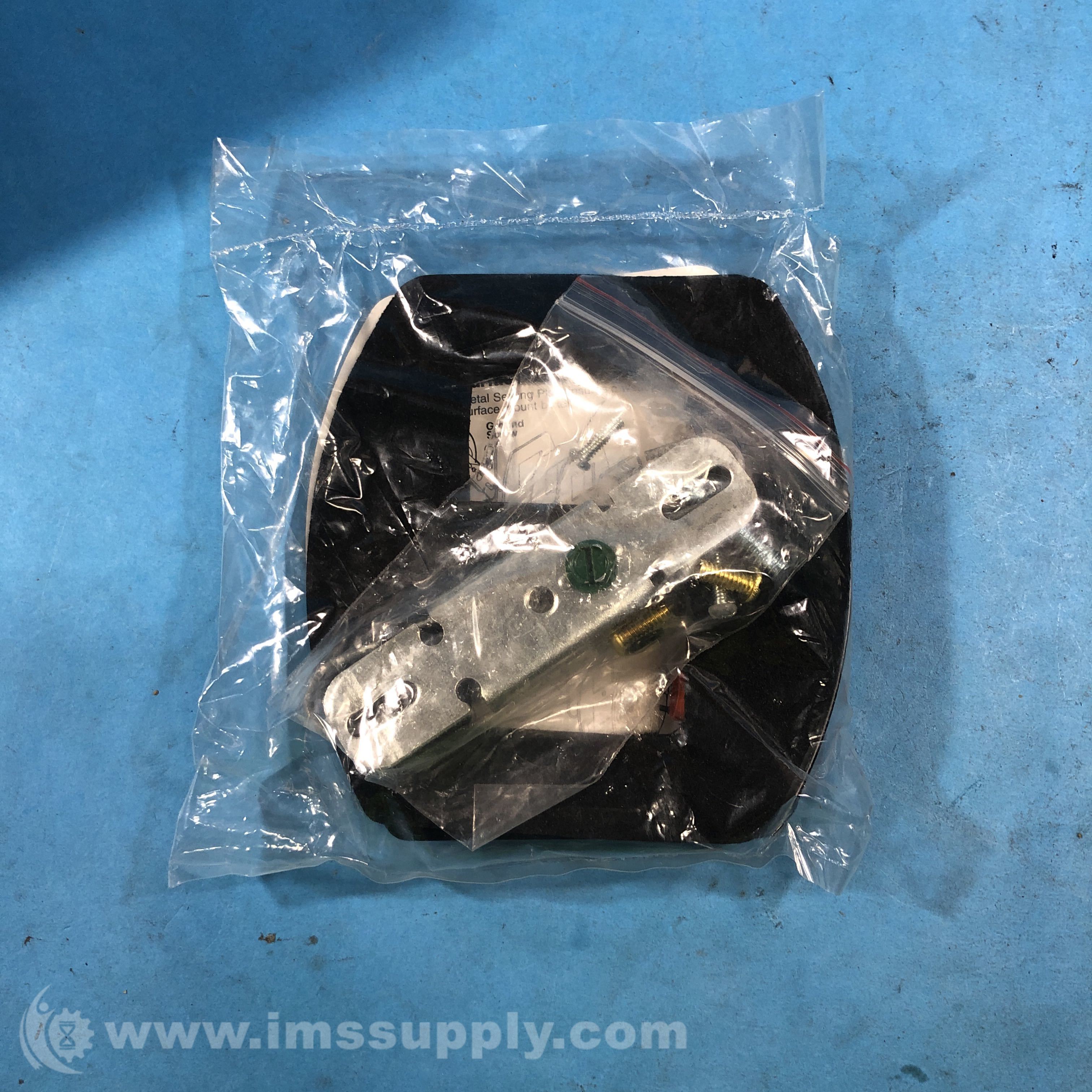 RAB Lighting GT500R Gotcha Plus Polycarbonate Floodlight Kit - IMS Supply