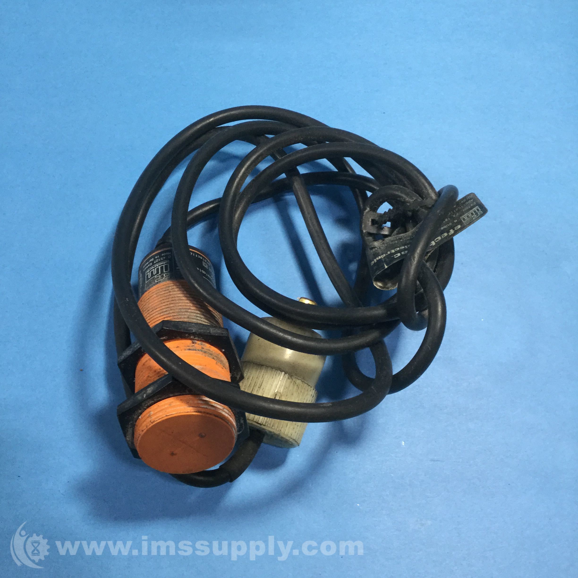 Ifm KI5207 Capacitive Sensor, 2 m Cable, M30 x 1.5 - IMS Supply
