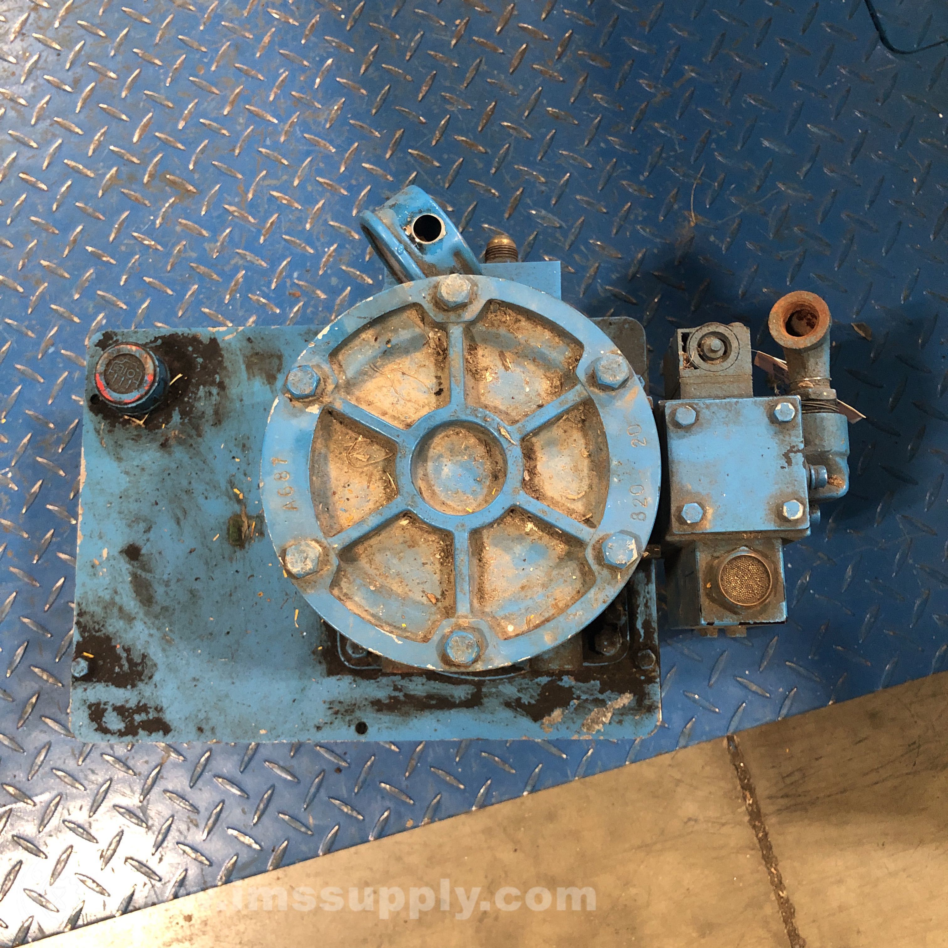 Hydronic P-820-20, 100 Psi Hydraulic pump - IMS Supply