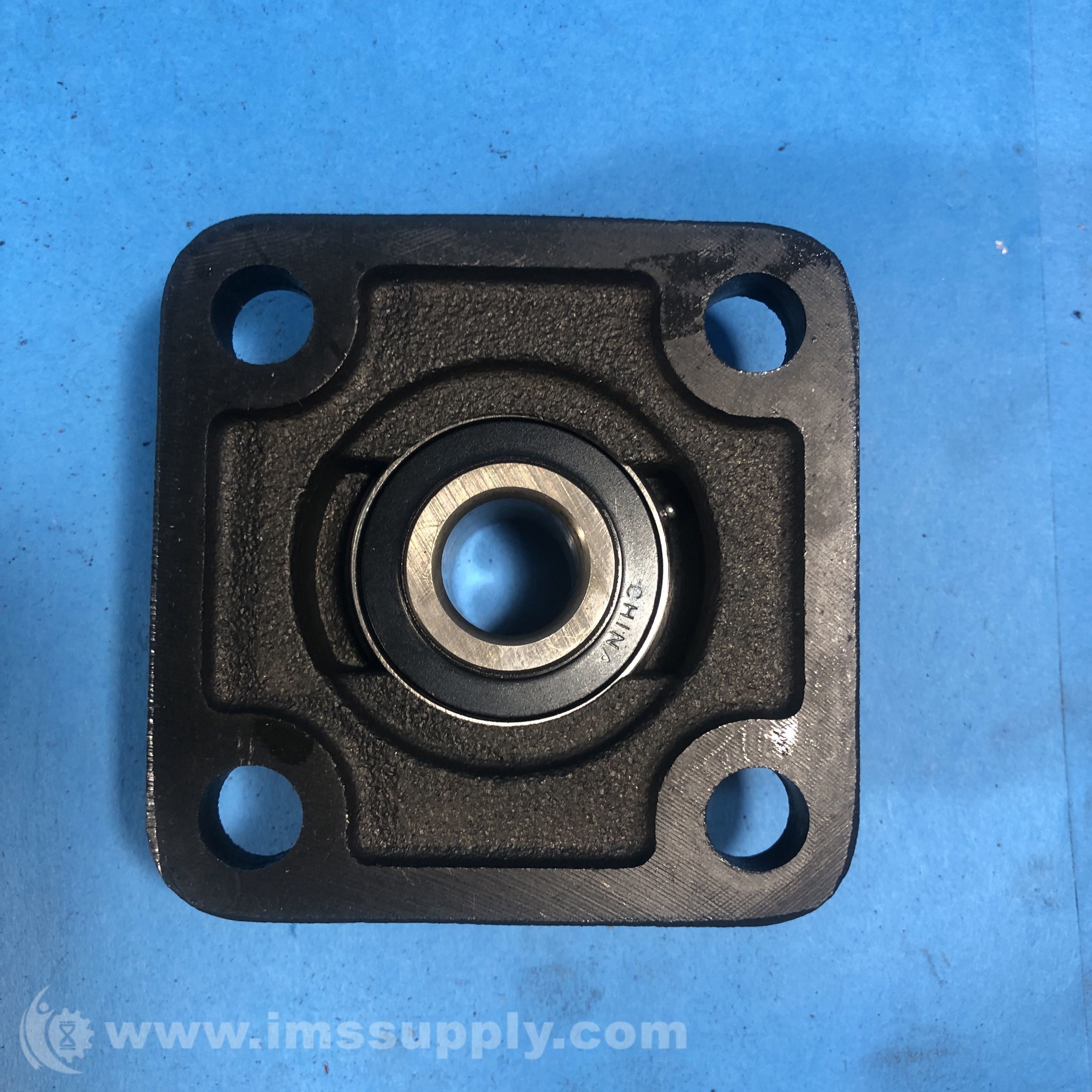 IPTCI UCF202-10 4-Bolt Flange Unit With Set Screw Lock - IMS Supply