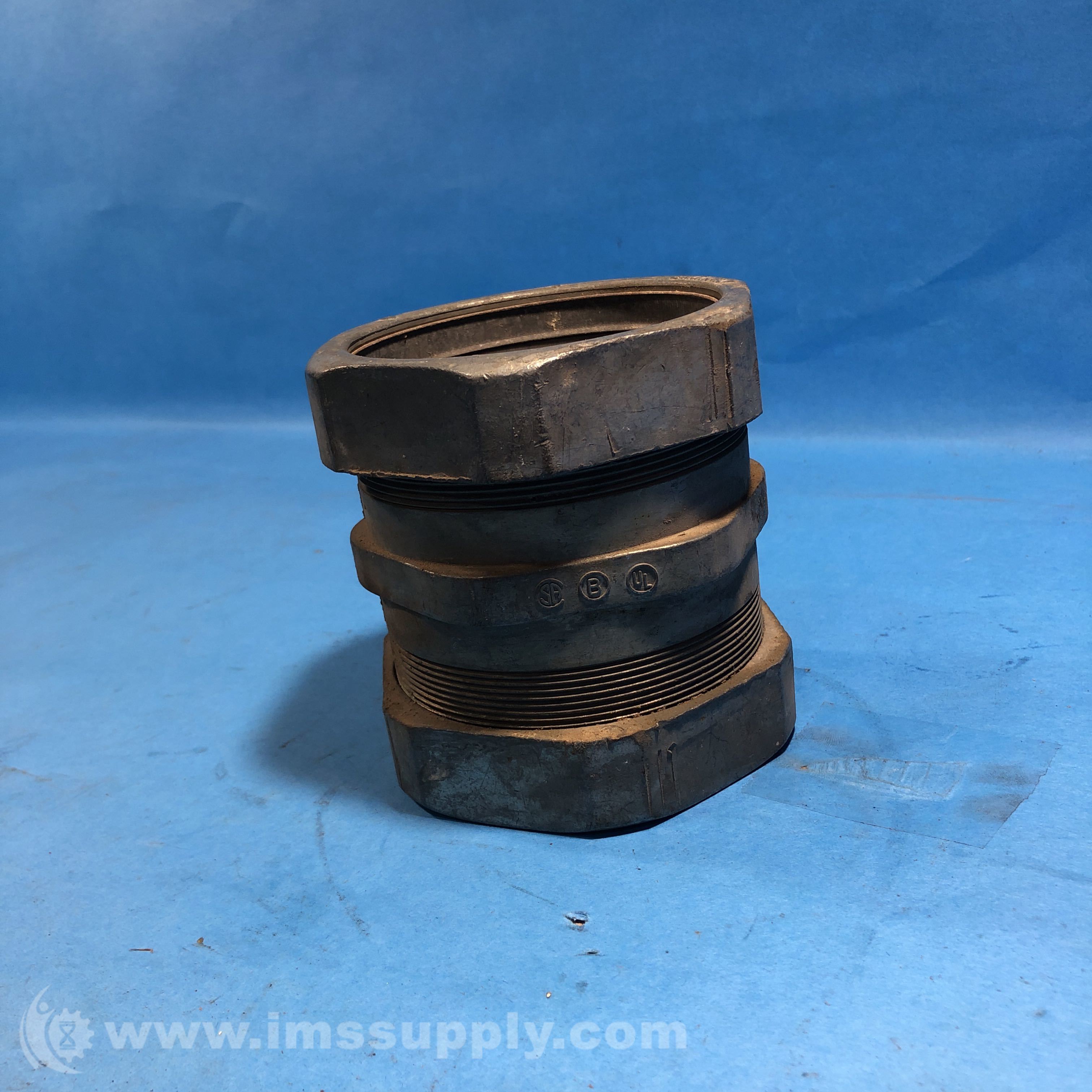 Bridgeport 3 inch EMT Hex Conduit Fitting - IMS Supply