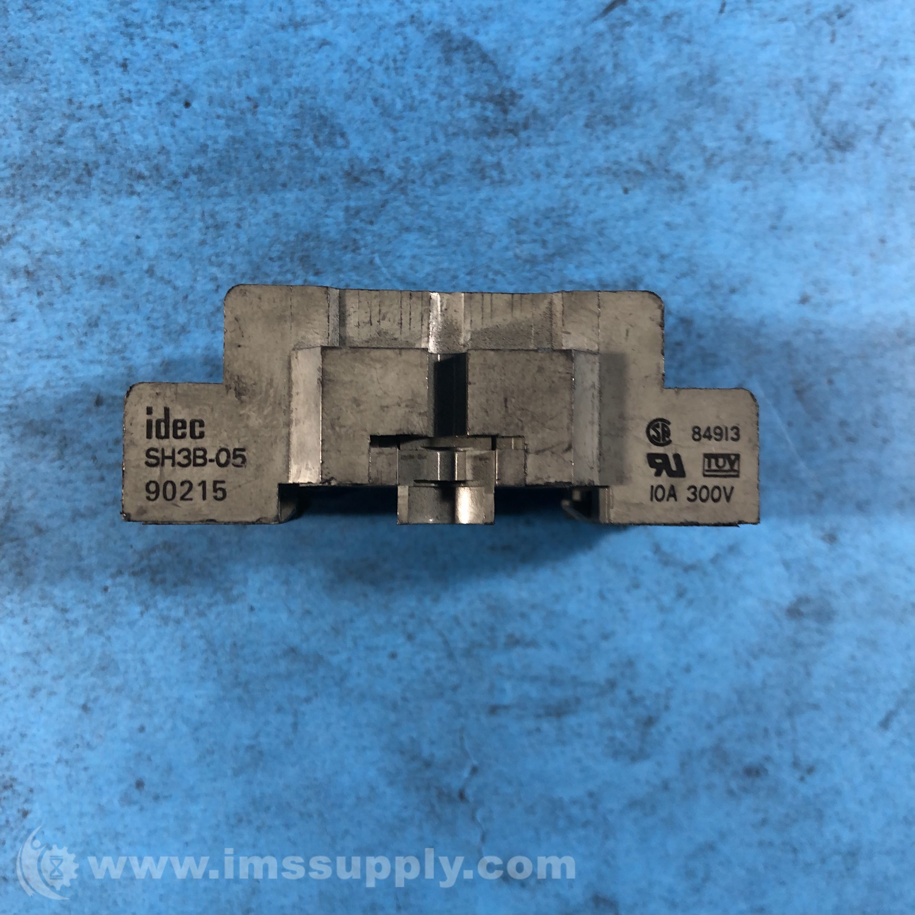 Idec SH3B-05 Relay Socket, DIN Rail, Screw, 11 Pins, 10 A, 300 V - IMS ...