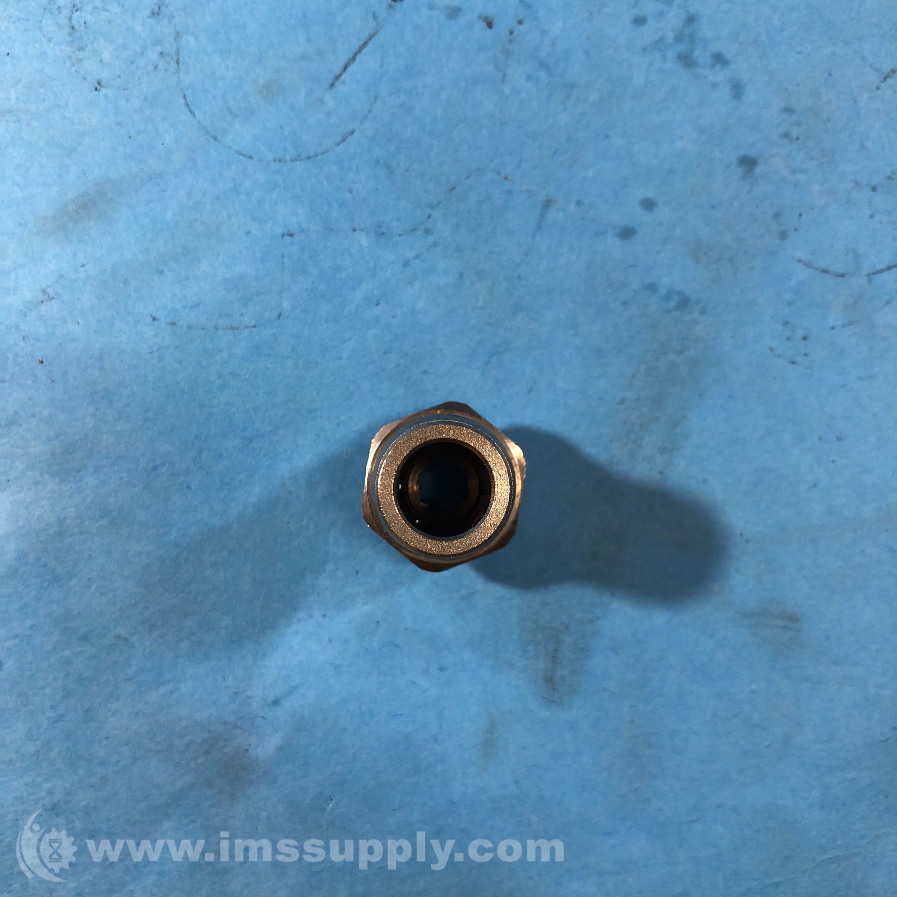 8MB Steel Push-to-Connect Fitting - IMS Supply