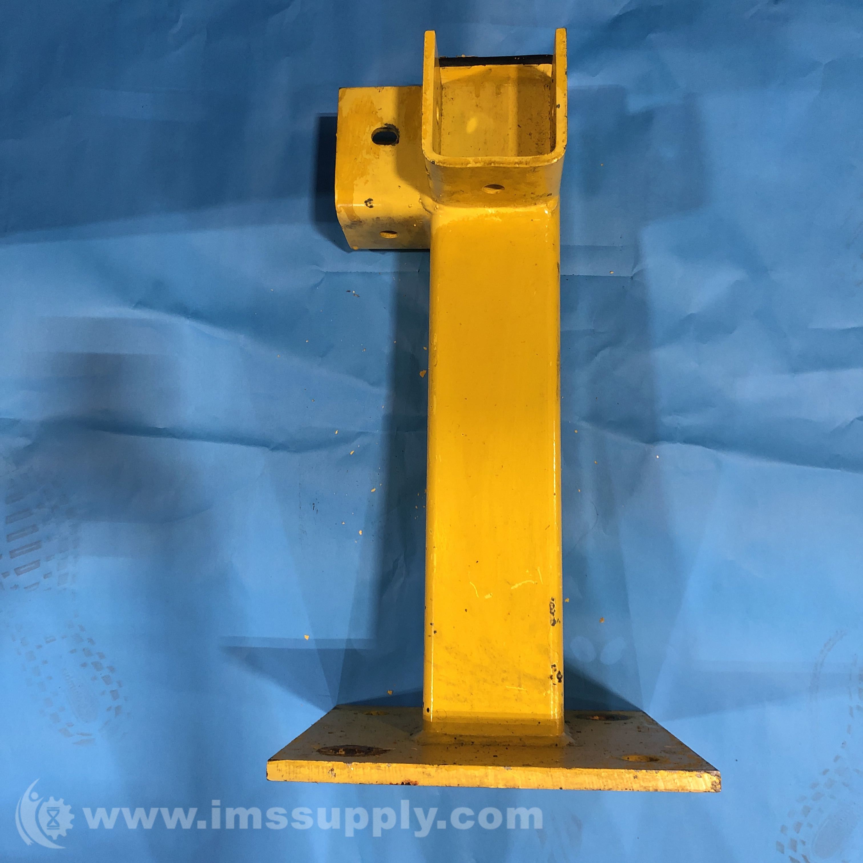 Bluff Manufacturing Steel Double Rail Right Angle Corner Post - IMS Supply