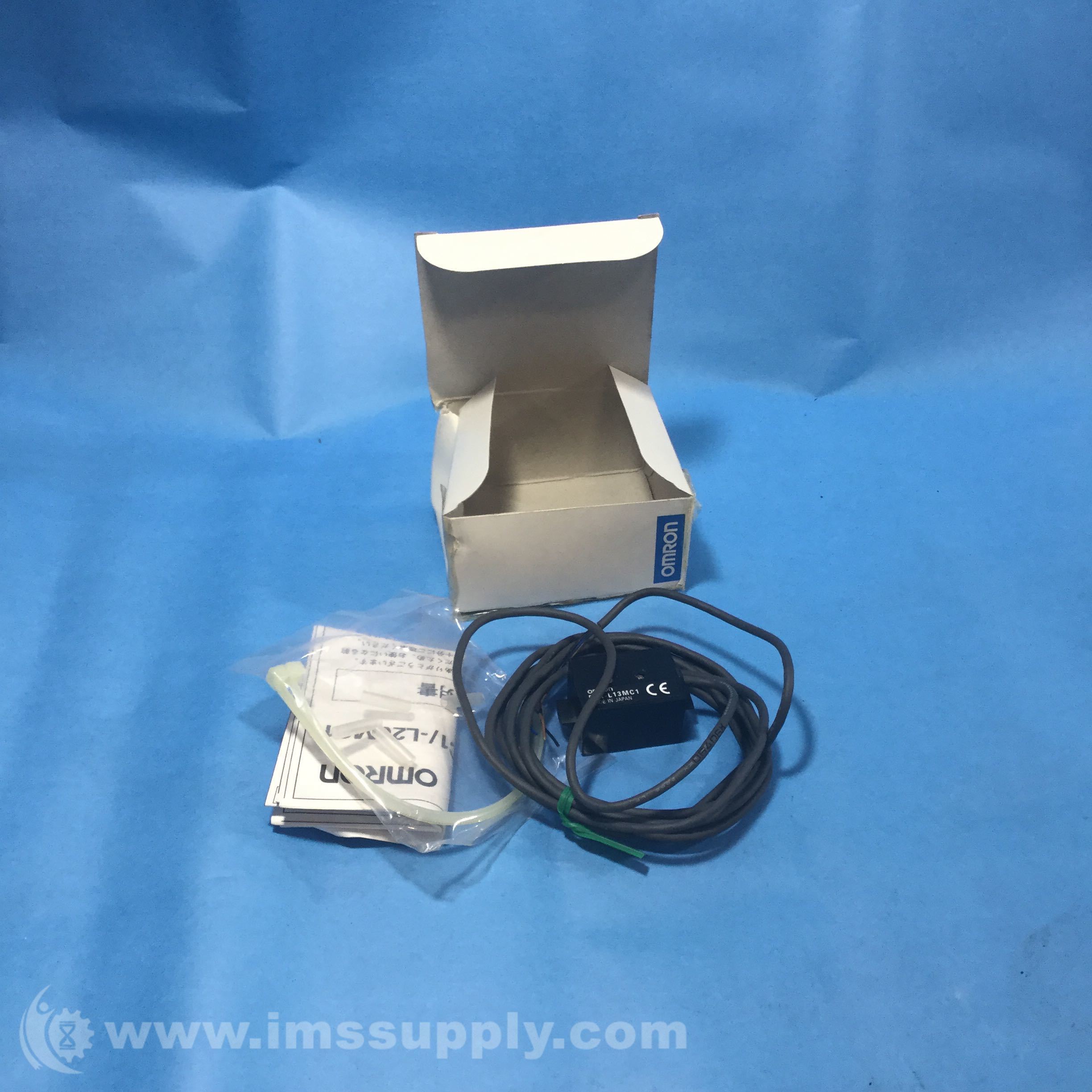 Omron E2K-L13MC1 Optical Level Sensor, 8 to 11 mm Pipes - IMS Supply