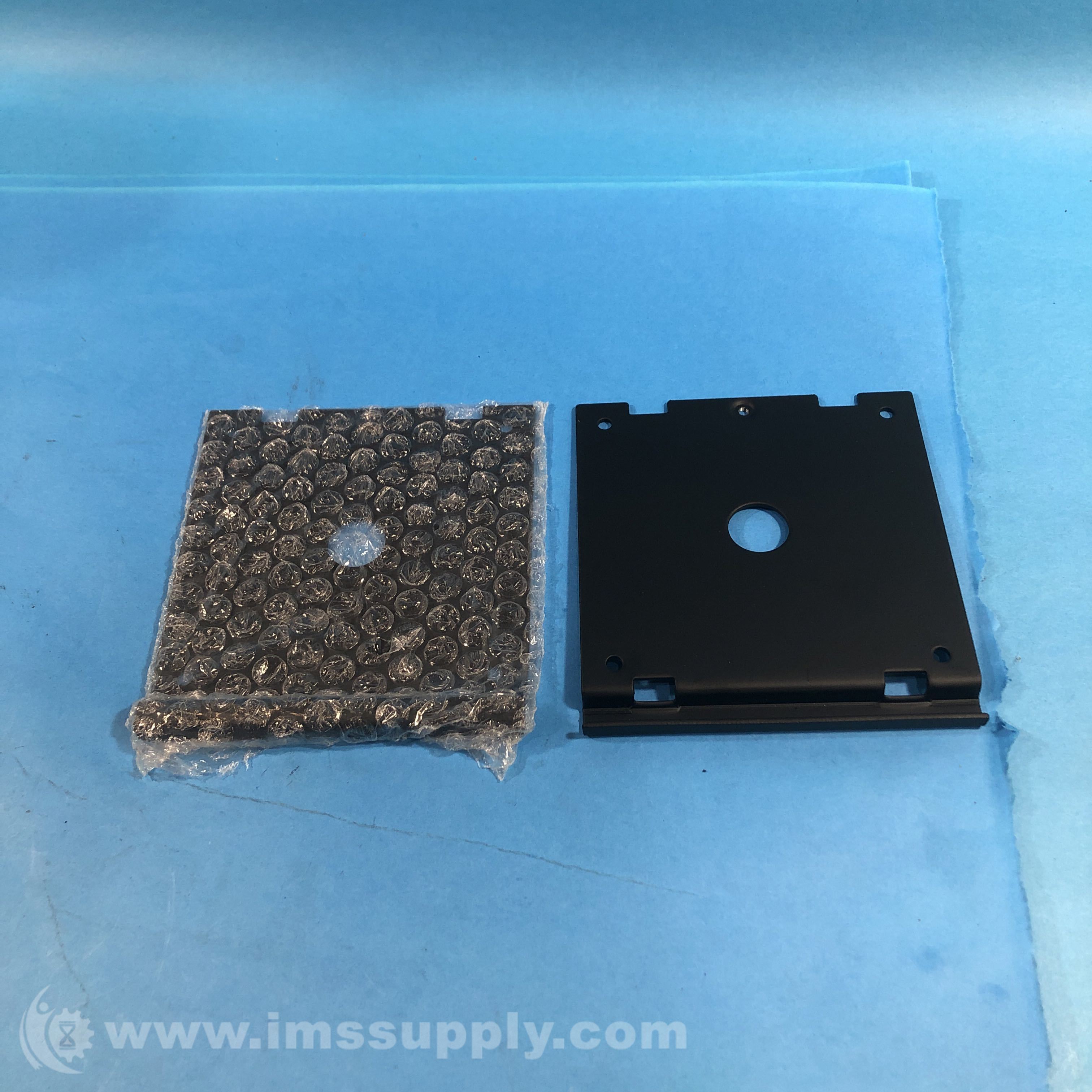 Dell Set of 2 Vesa Adapter Plates - IMS Supply