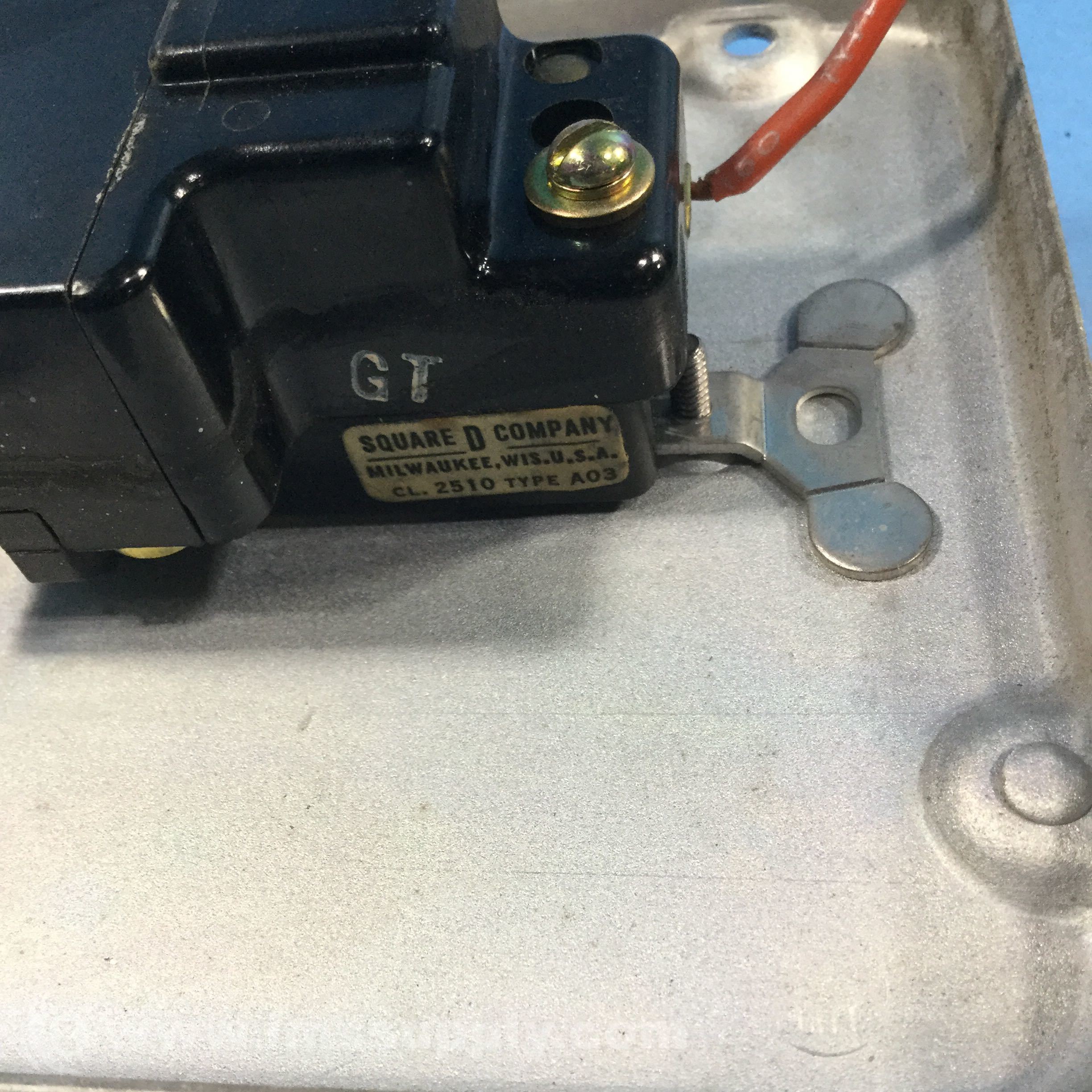 Square D 2510-AO3 Manual Starter, 2 Pole, 115-230 VAC/DC - IMS Supply