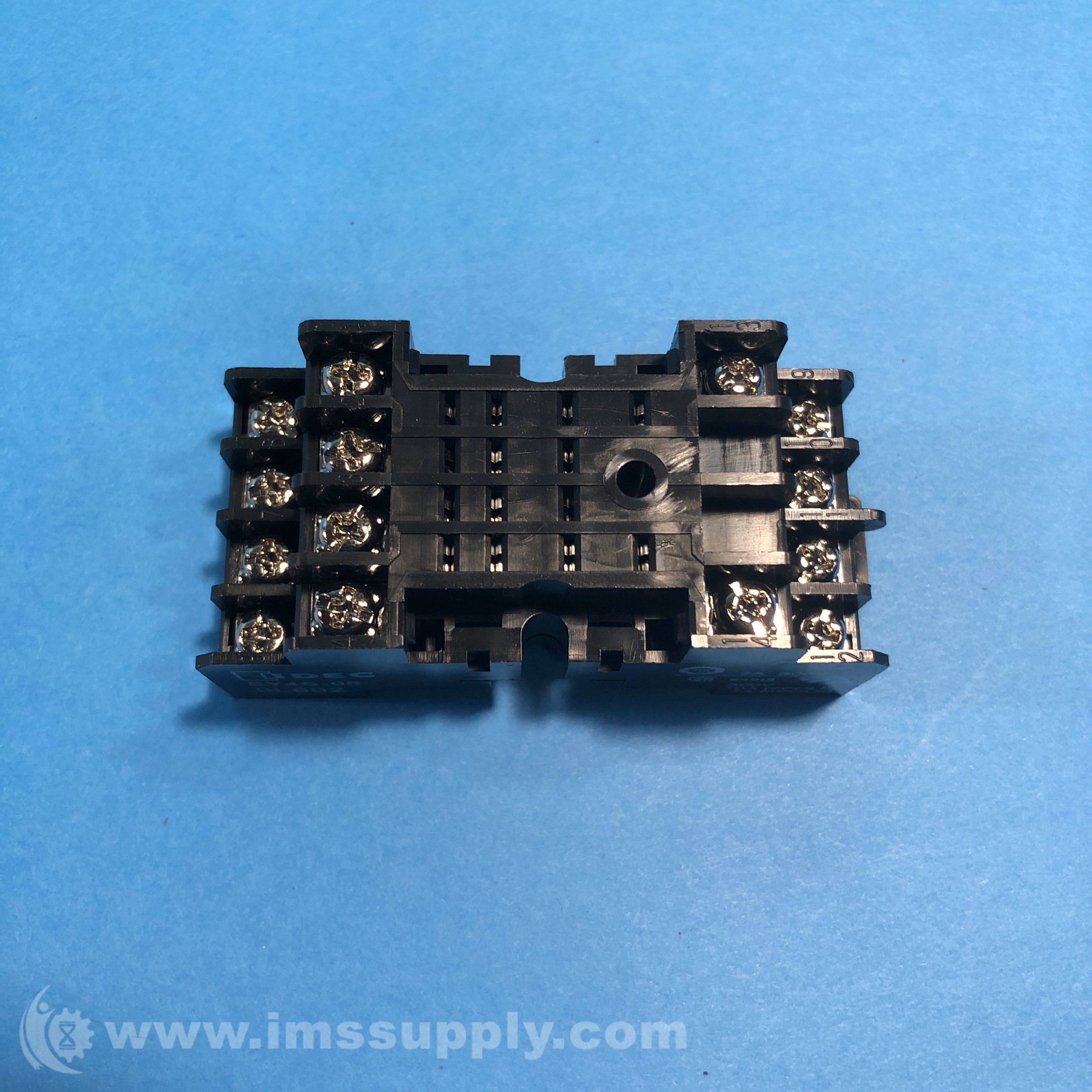 IDEC SY4S-05/9l602 Relay Socket, 14-Pin, 4-Pole, 7A, 300V - IMS Supply